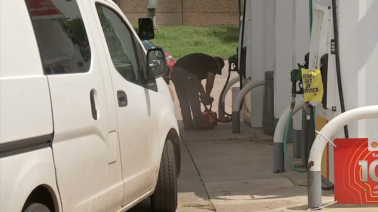 Hurricane Beryl aftermath creates long lines across Houston gas ...