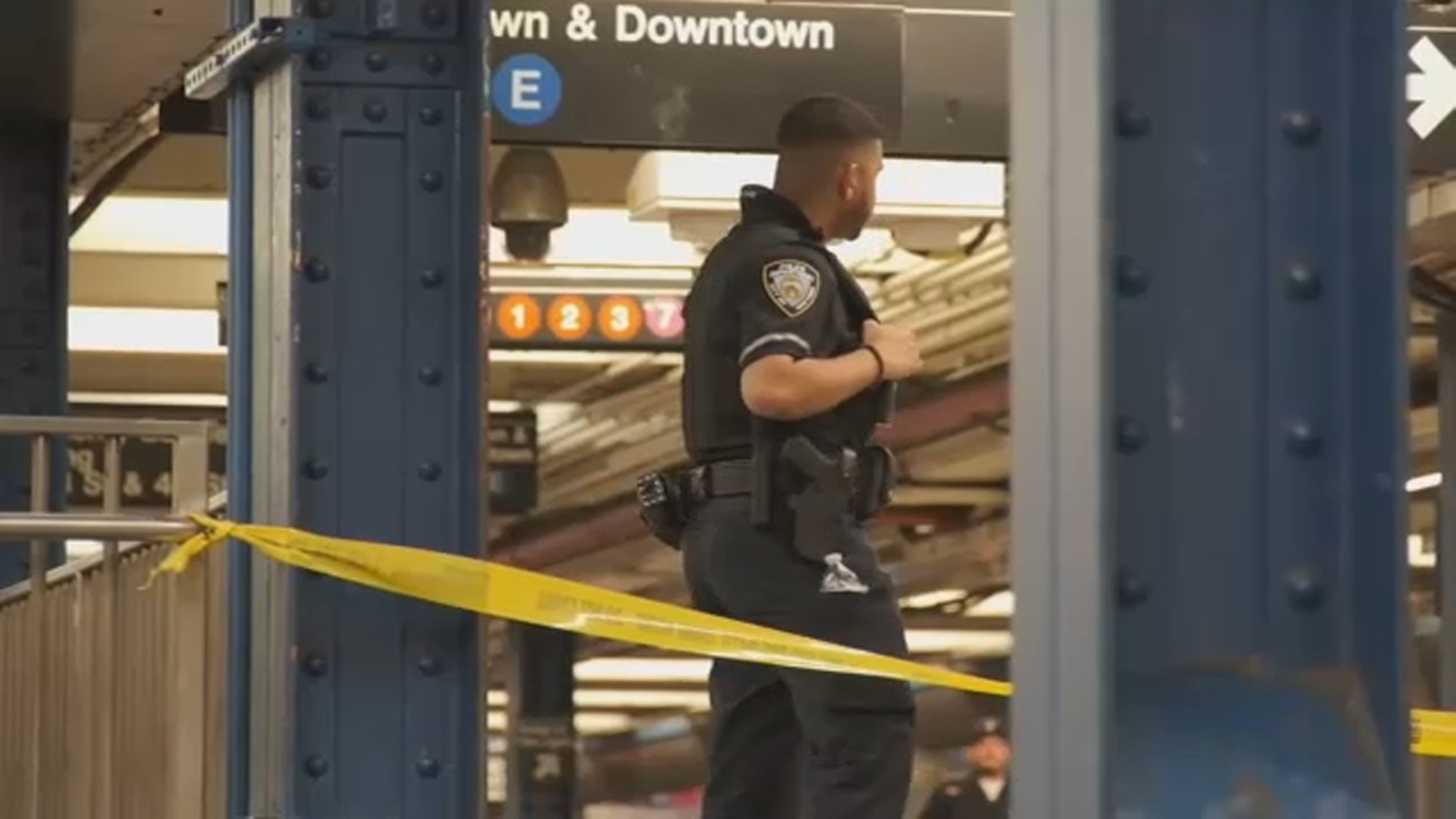 Manhattan NYC crime: Stabbing at Times Square 42nd Street subway ...