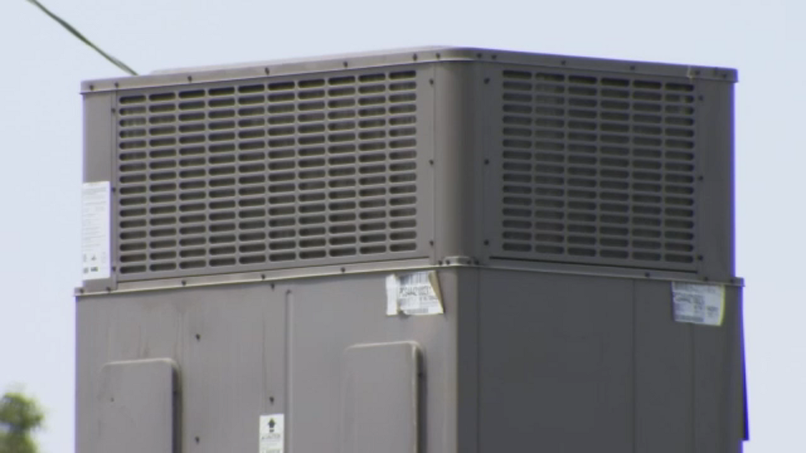 Scammers target vulnerable people with downed ACs during dangerous ...