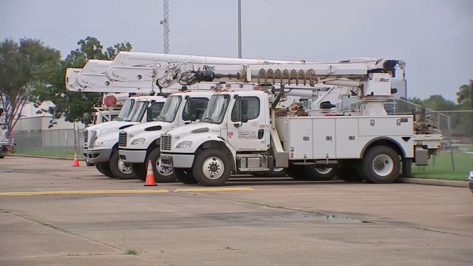 Harris County leaders call for civility as utility workers report ...