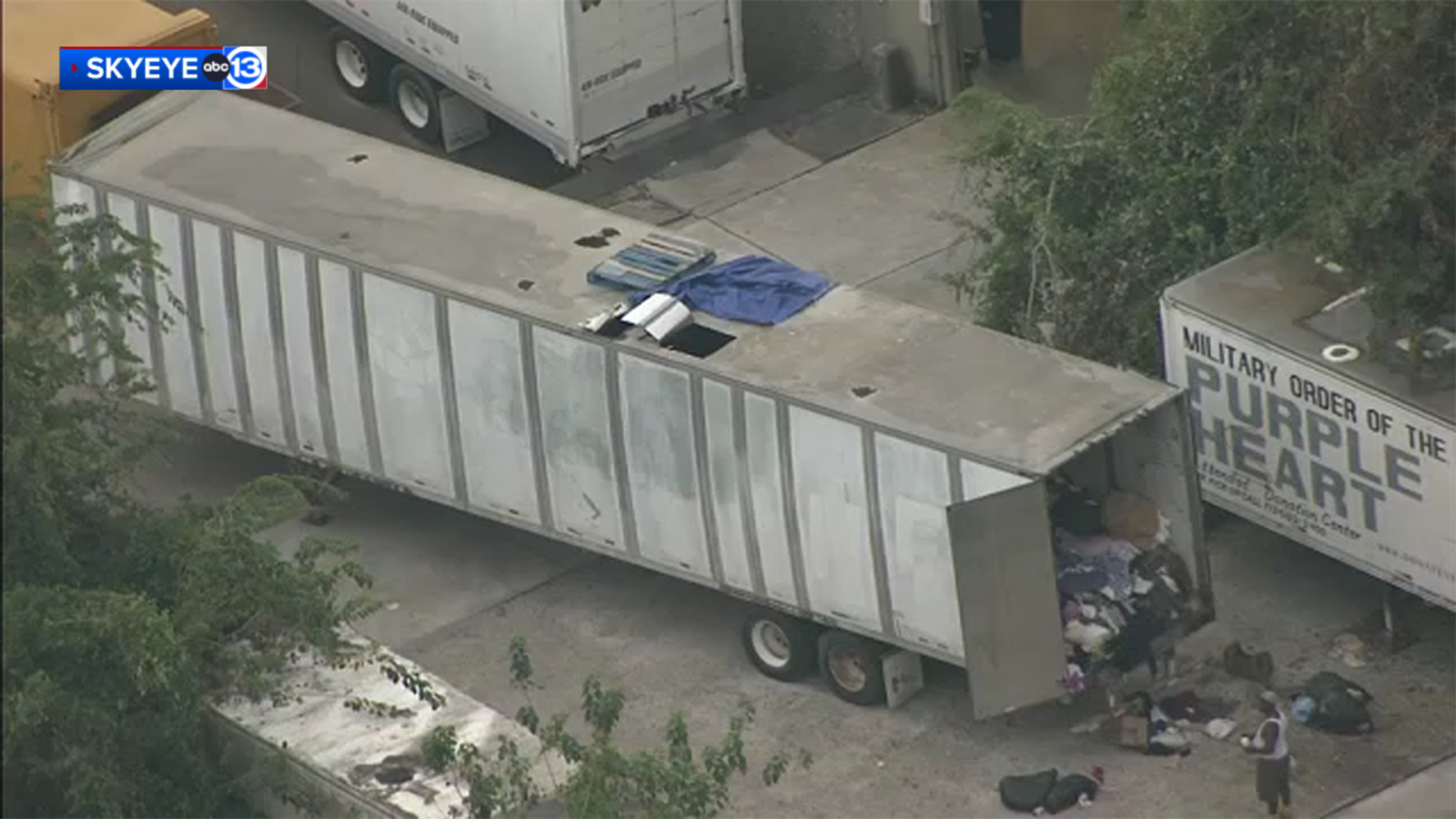 2 badly decomposed bodies found in 18-wheeler in northwest Houston resembled 'mummies,' police ...