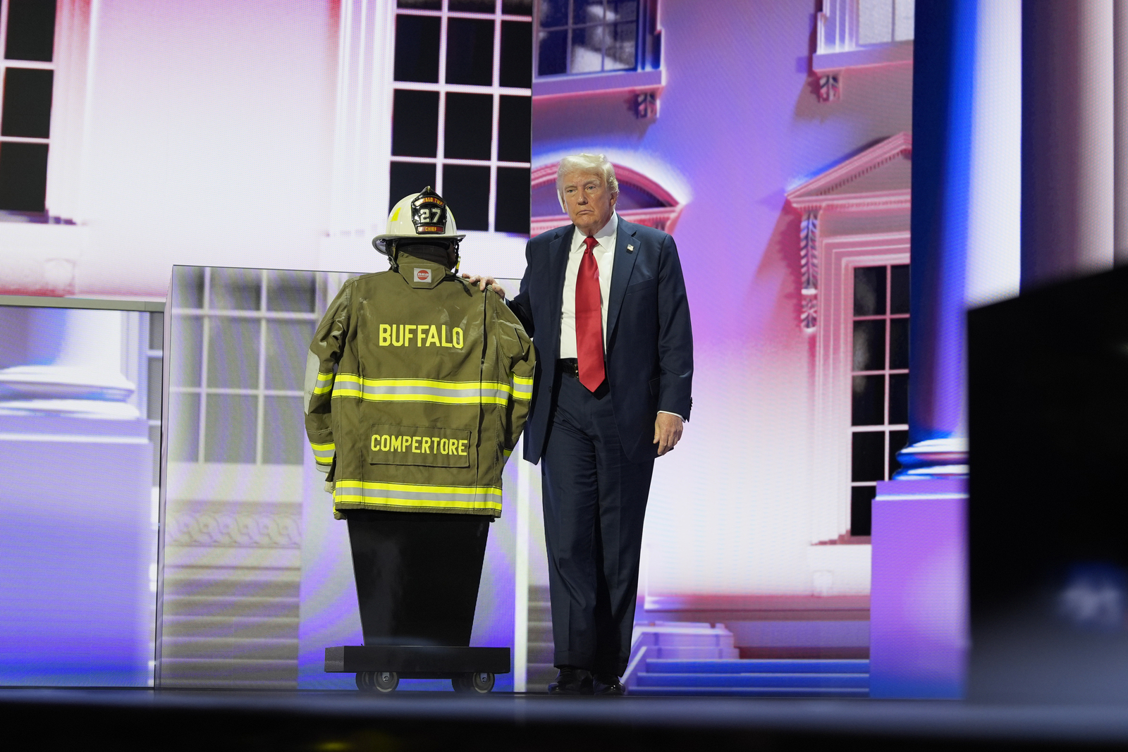 Last name in Comperatore's jacket appears to always have been truncated ...