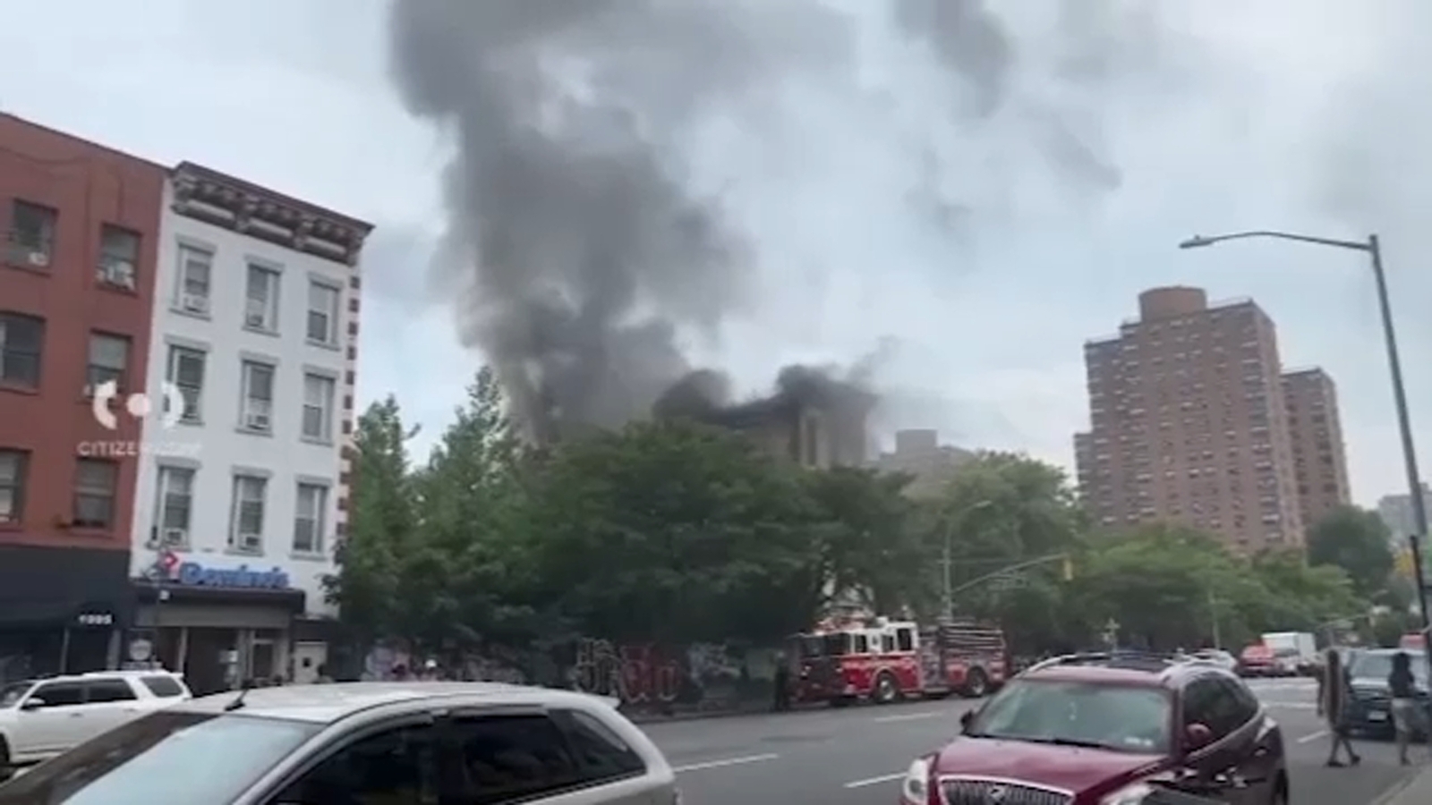 East Harlem fire: Fire tears through four-story abandoned building ...