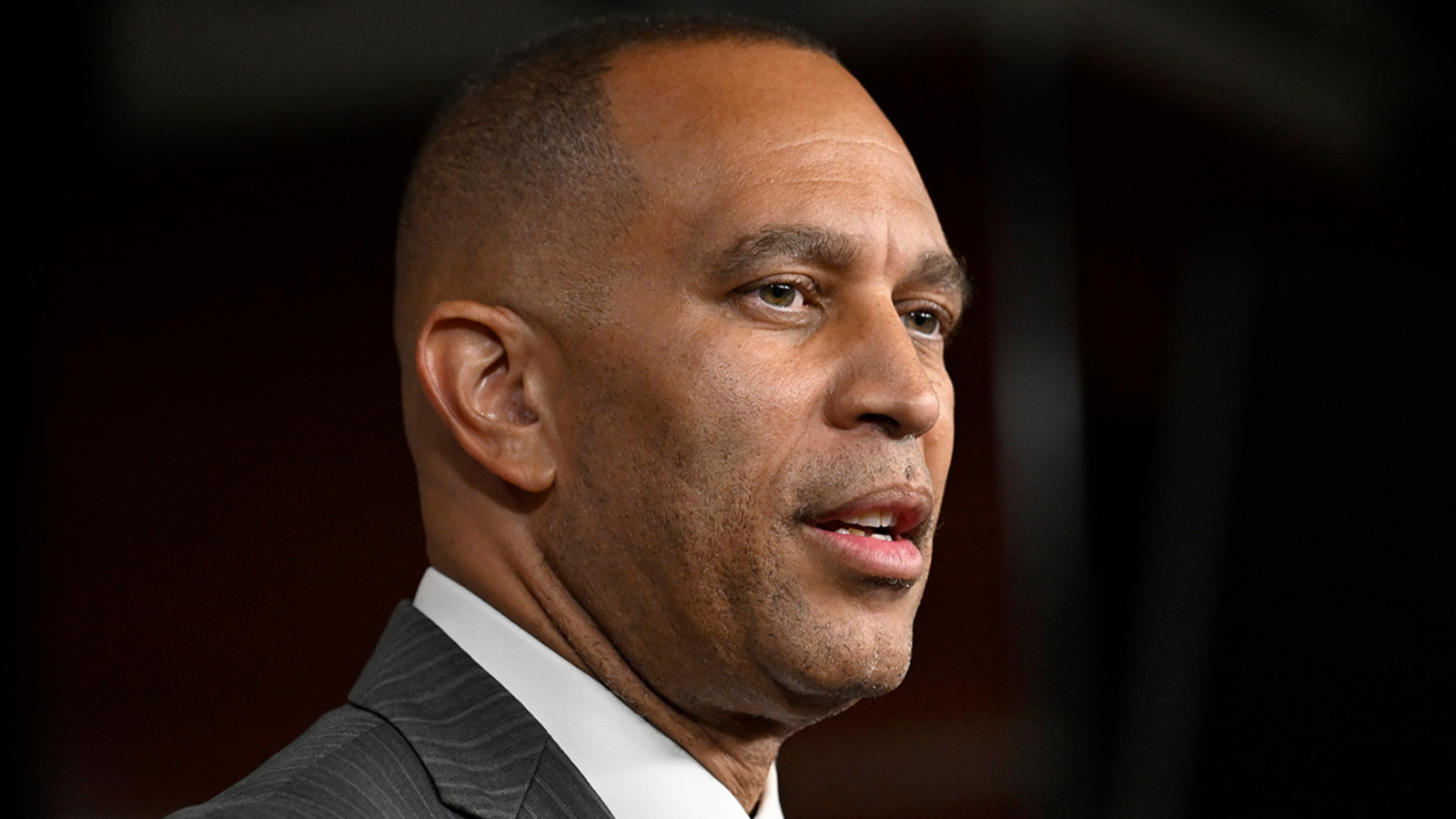 Jeffries stops short of endorsing Harris yet, says he'll meet with her ...