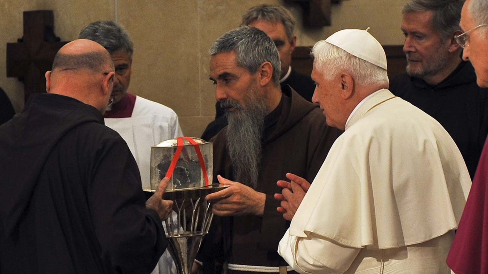 Saint's heart on display in US, 1st time outside Italy - ABC13 Houston