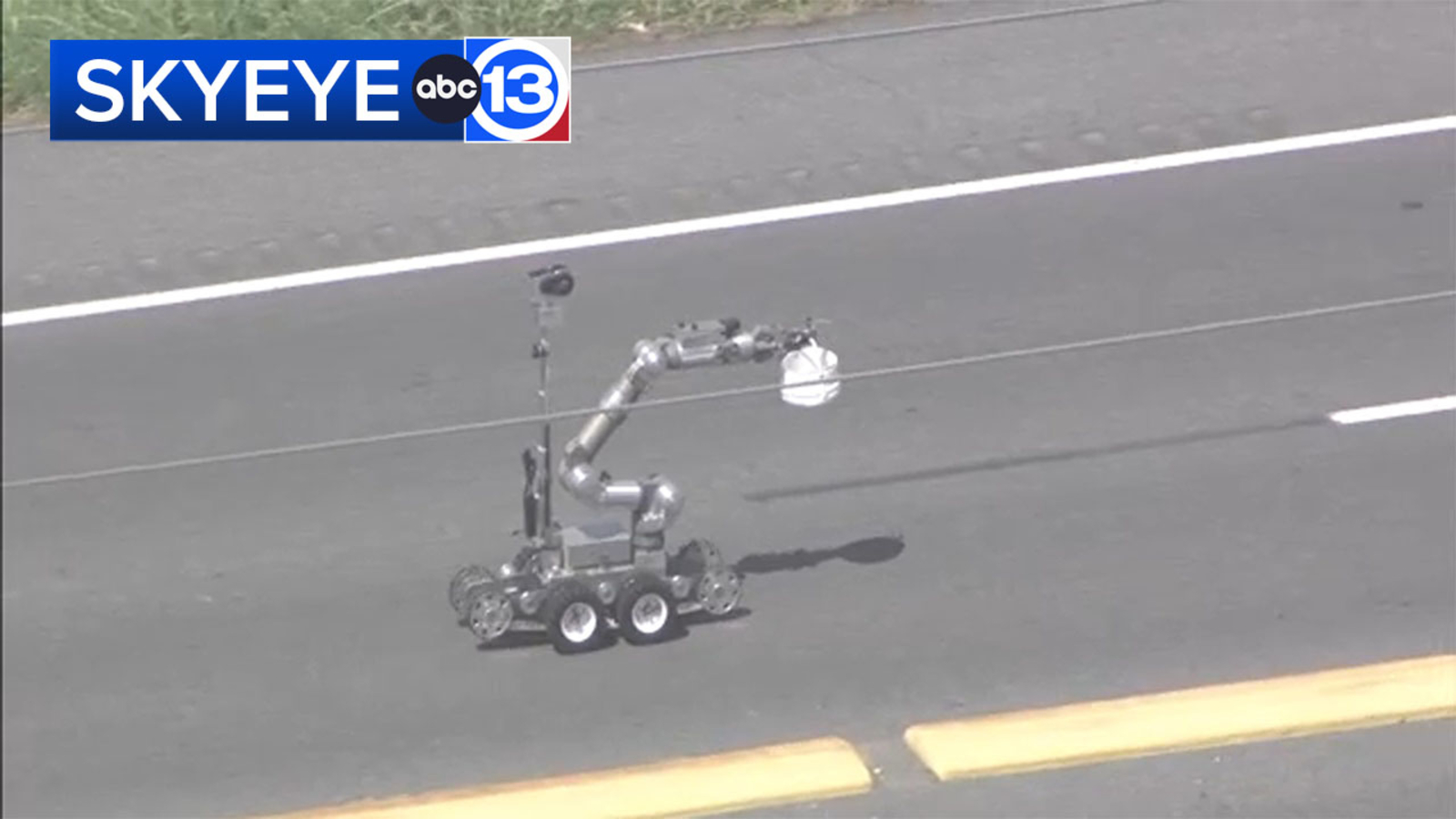 FM-2920 in Spring reopens after crews clear suspicious item - ABC13 Houston