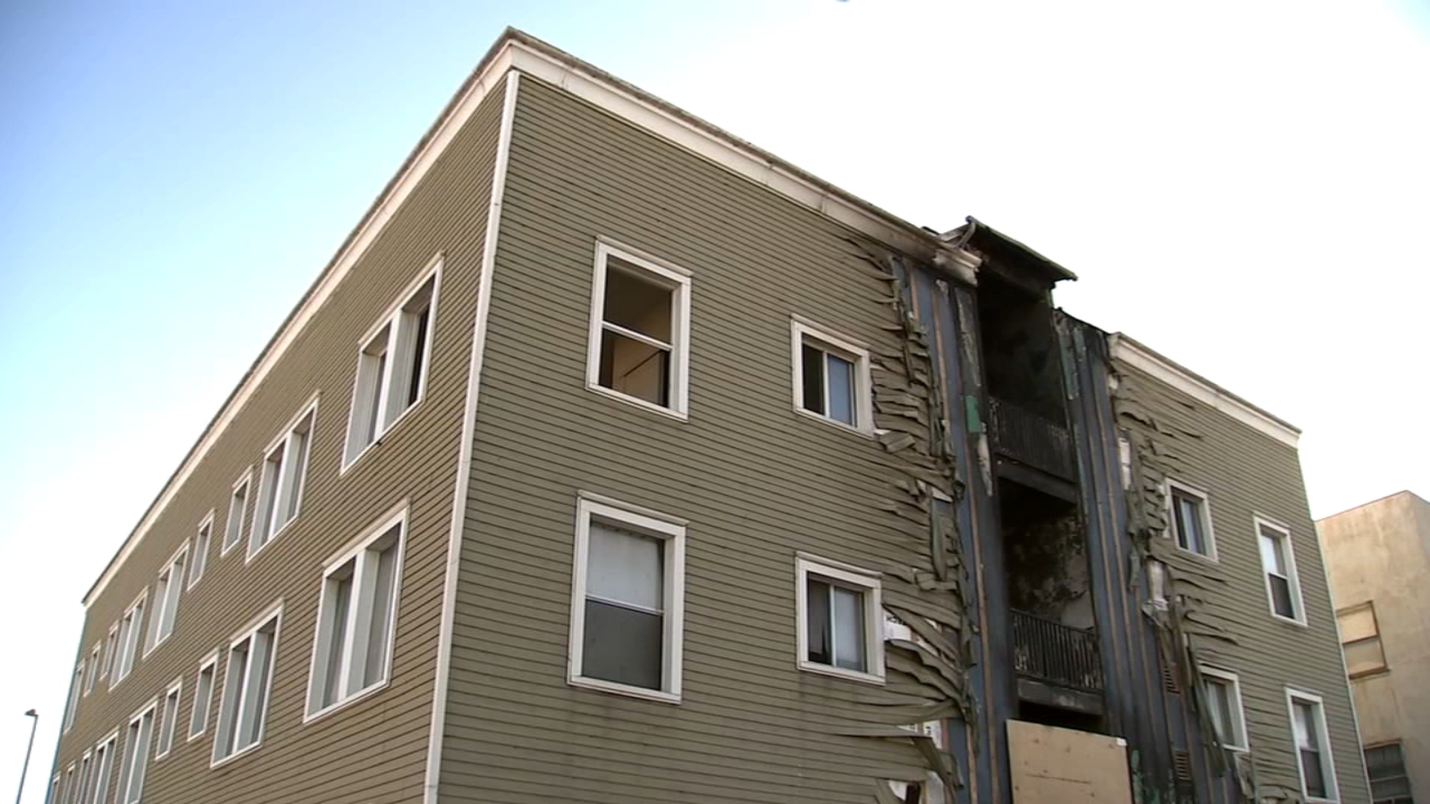 Dozens of Oakland Chinatown Chinese seniors and tenants in limbo after ...