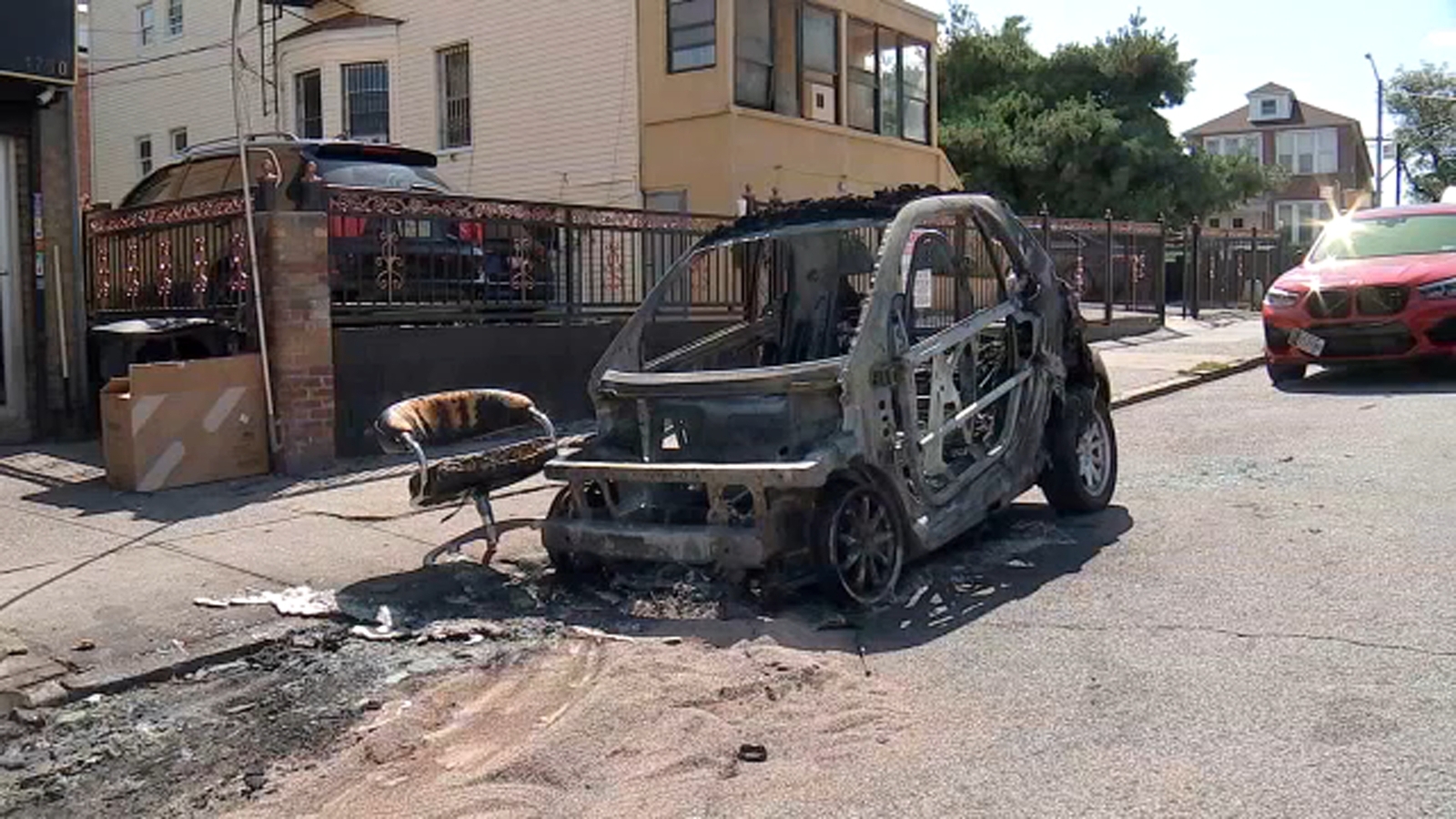Bronx arson: Multiple cars, front porch set on fire in Soundview, NYC ...