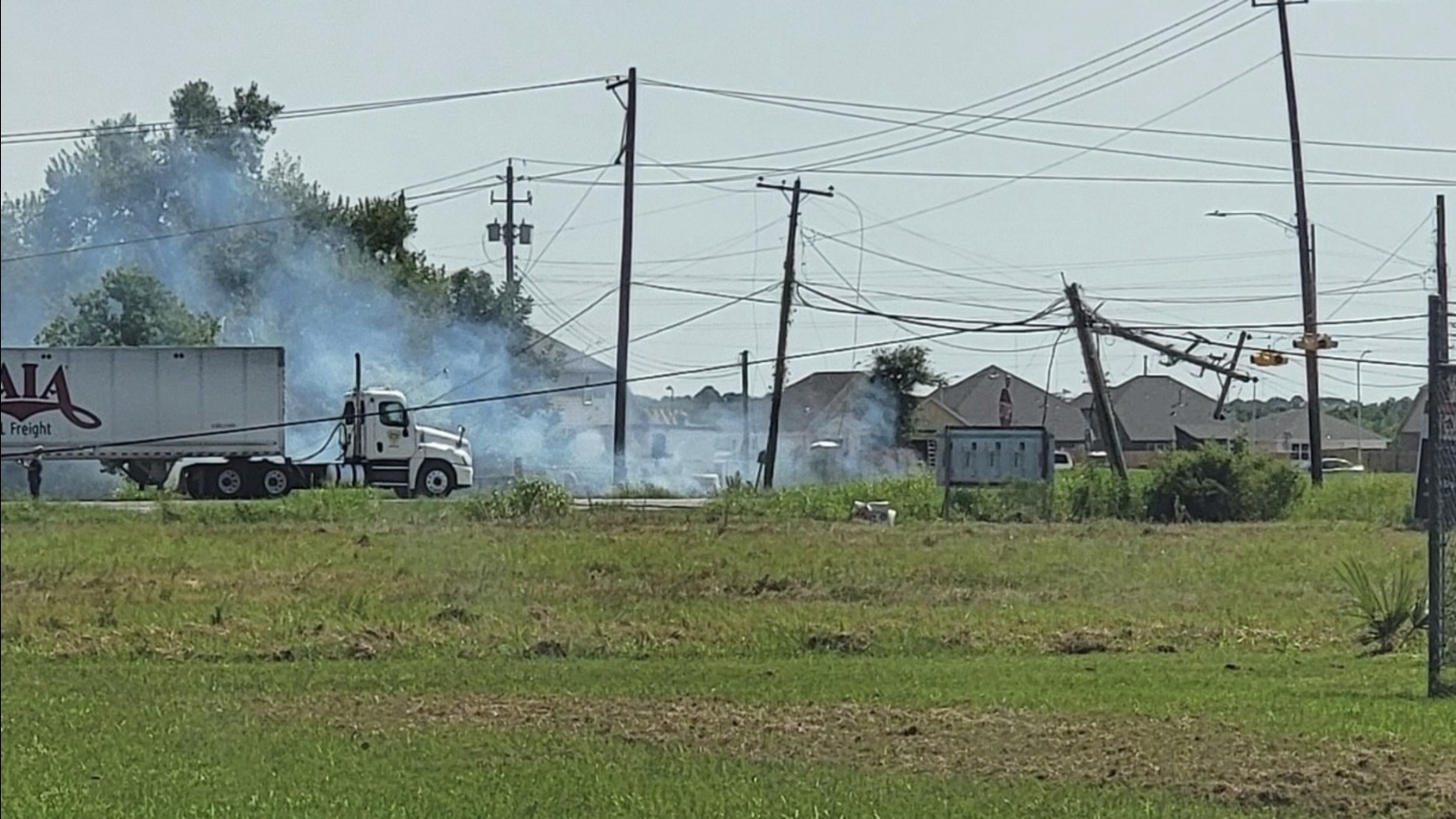 Some La Marque customers without power after 18-wheeler hits power line ...