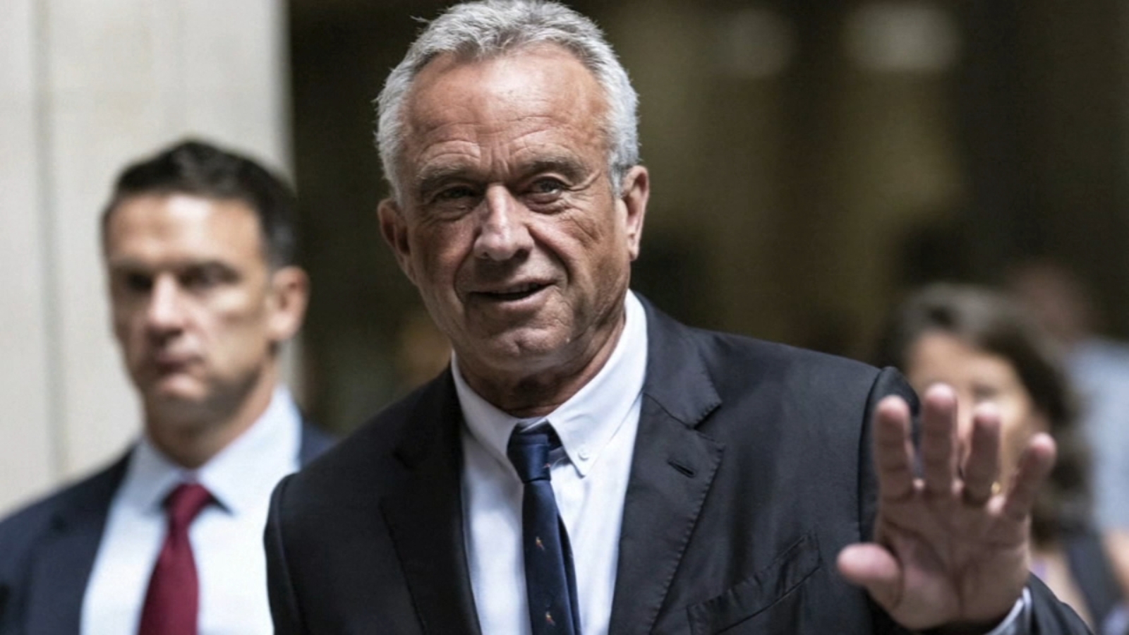 RFK Jr. expected to end his campaign Friday, in talks to endorse Trump ...