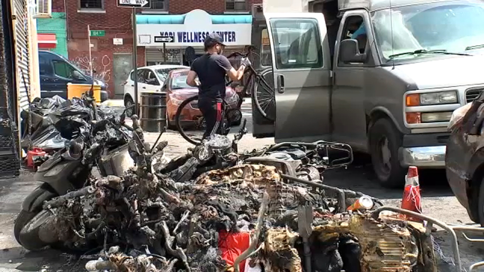 Queens E-bike shop fire: Firefighter injured at Richmond Hill electric ...