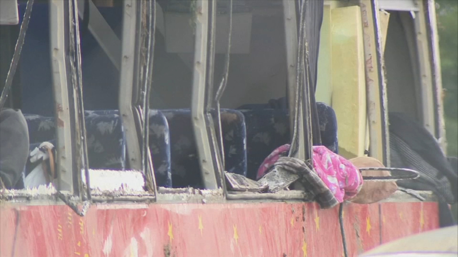 7 killed, dozens injured in Mississippi bus crash - ABC7 New York