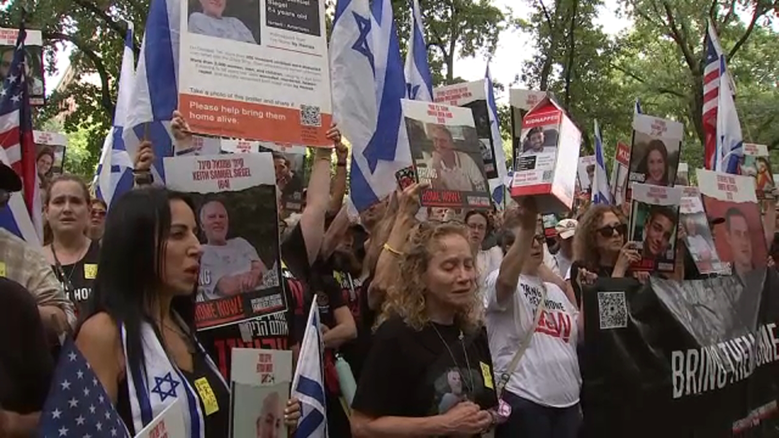 NYC rally: Group gathers in Central Park to pay tribute to hostages ...