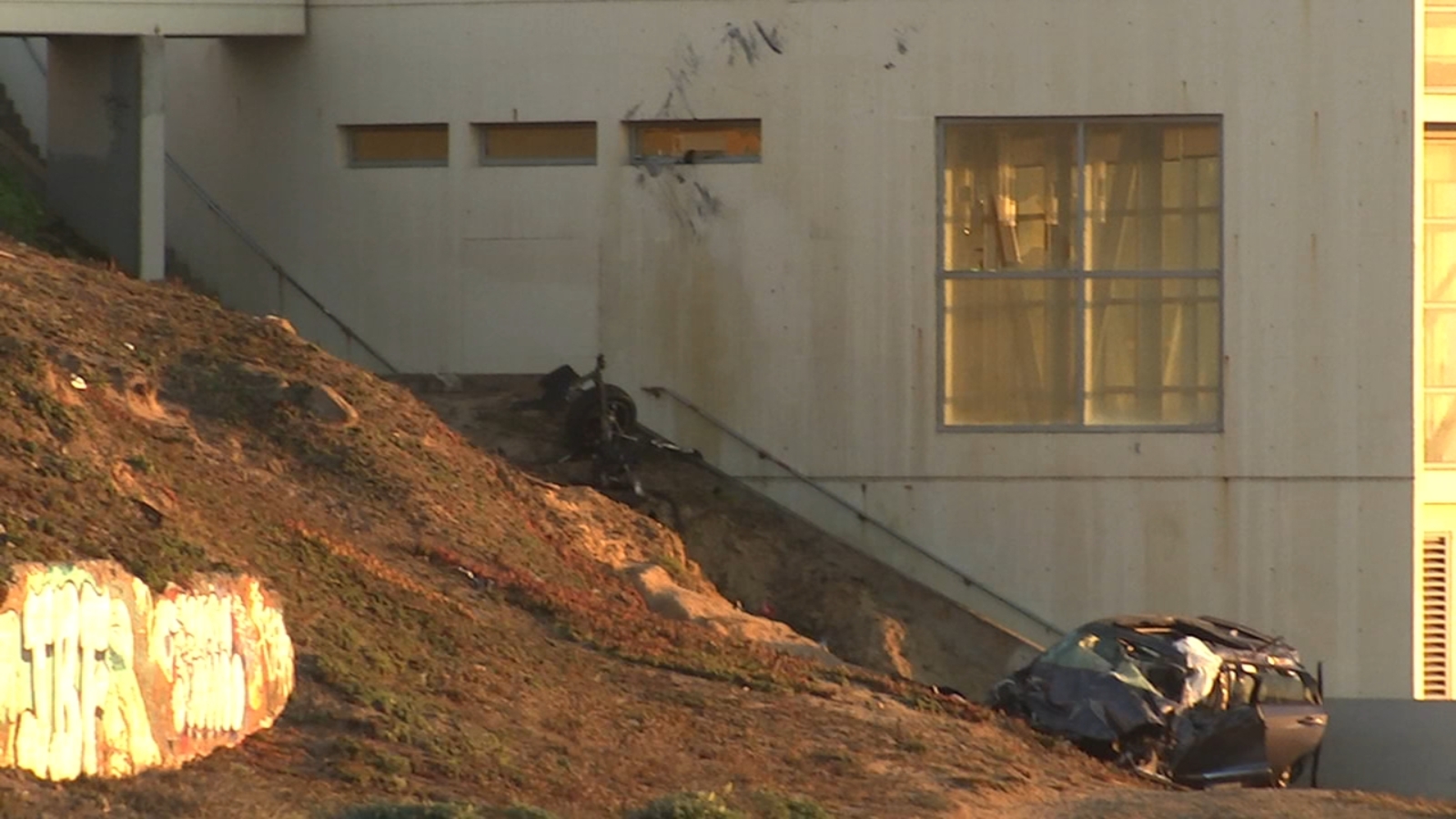 1 dead, 1 injured after 2 cars go over cliff near the Cliff House in ...