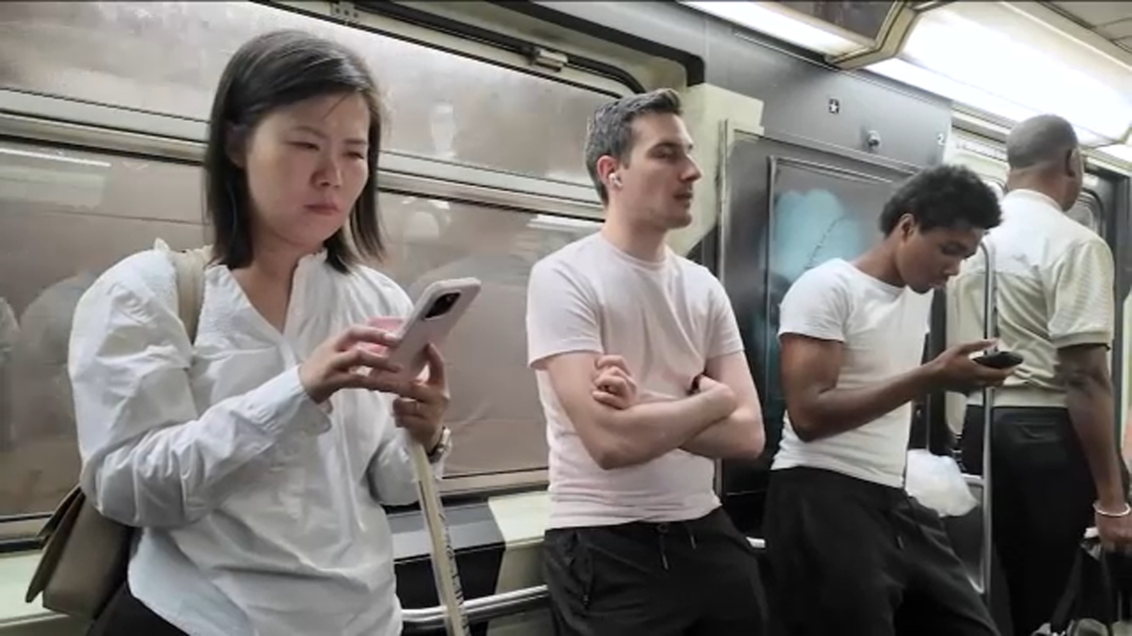 MTA upgrades Wi-Fi on S train, providing cell-phone service for riders ...