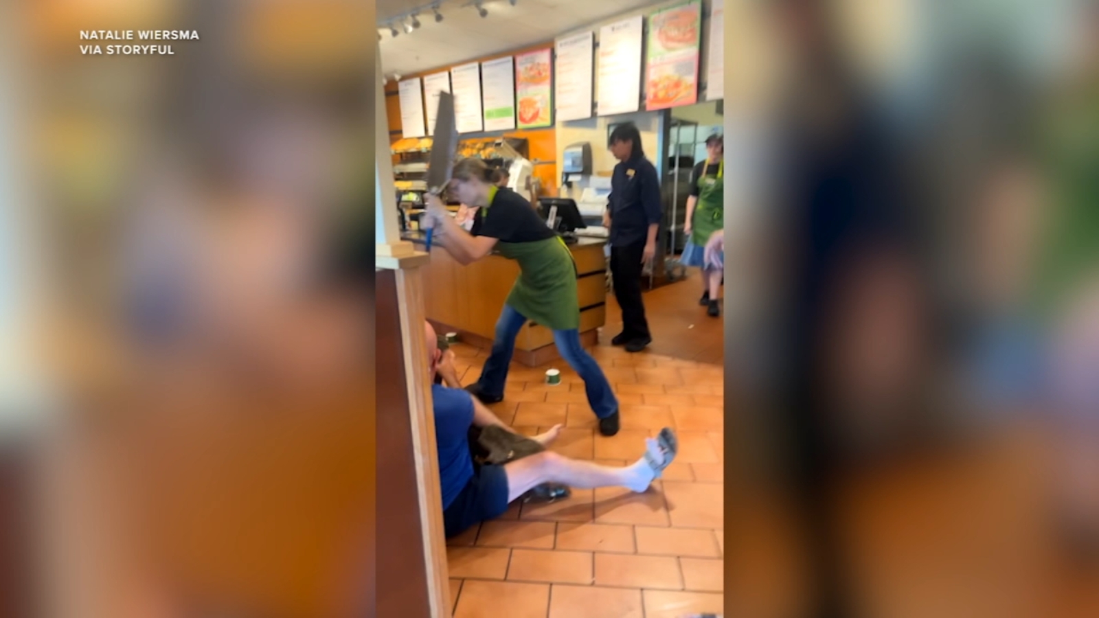 Fight at Panera Bread: 'Hero' employee hits attacker with pan during ...