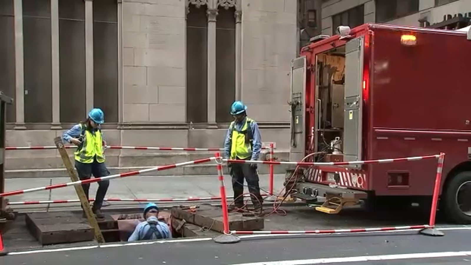NYC manhole explosions: Manhole explosions cause sidewalk to dislodge ...