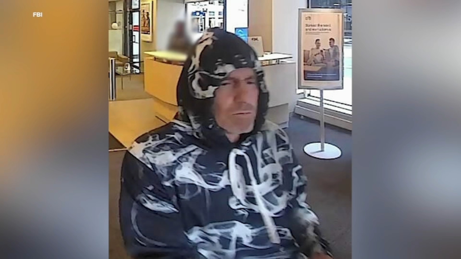 Chicago crime: FBI searching for Loop Citibank robbery suspect caught ...