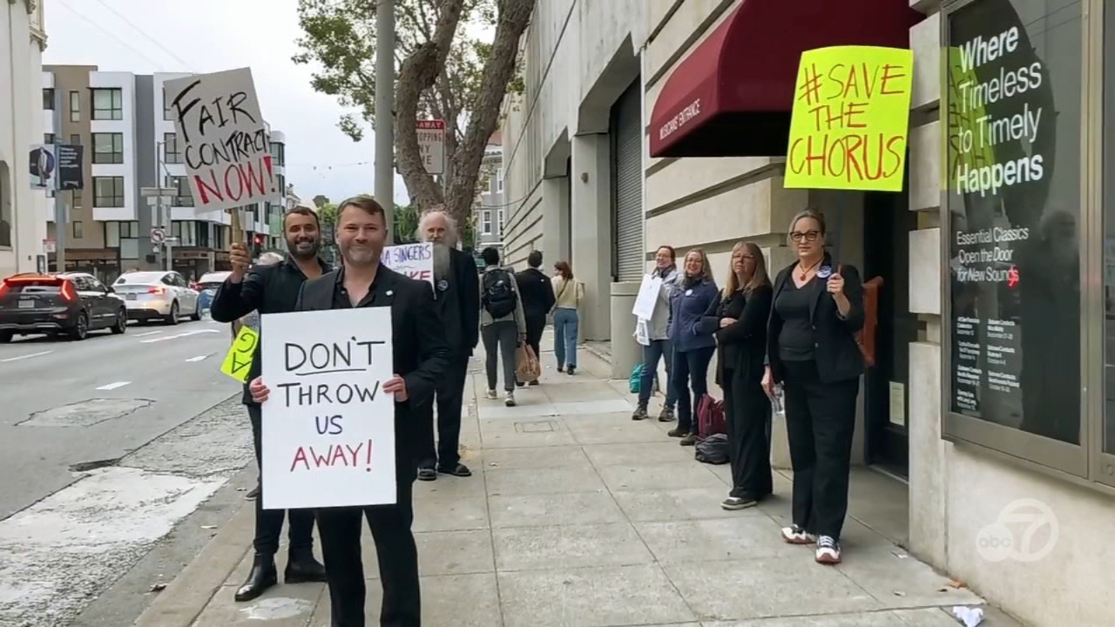 San Francisco Symphony Strike: chorus union members picket in front of ...