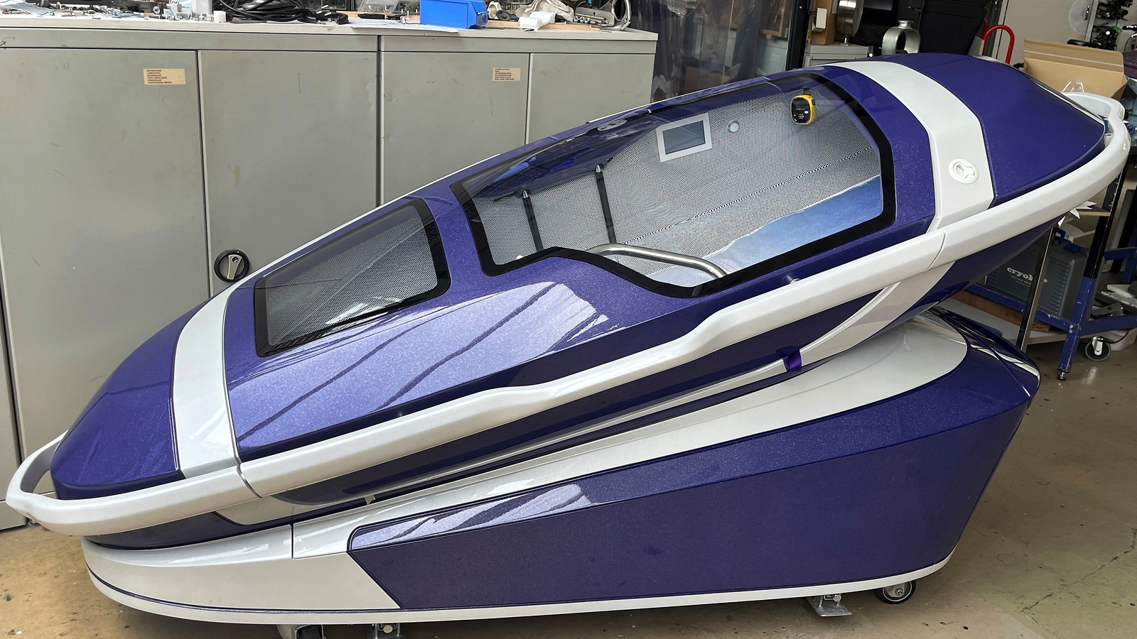 Several detained after American's 'suicide capsule' death in ...