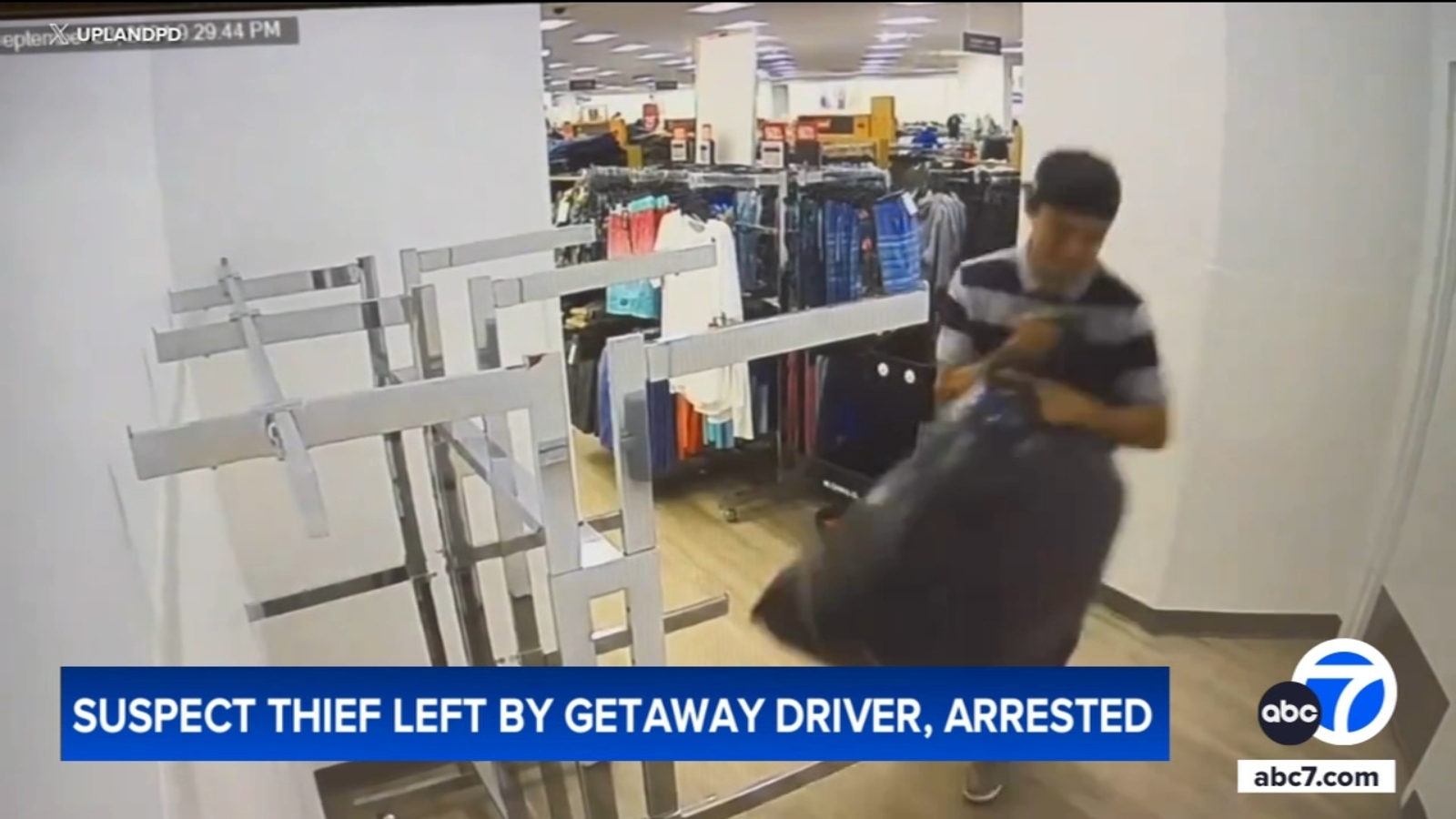 Videos show getaway driver abandons retail theft accomplice at Colonies ...