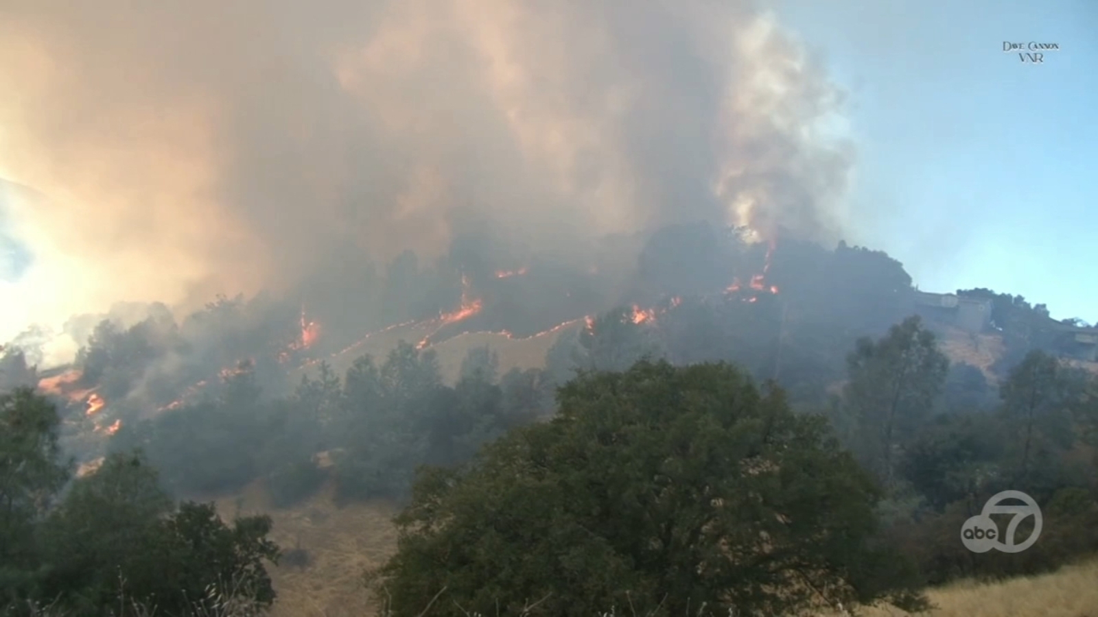 Lake County fire: 400-acre Glenhaven wildfire destroys 2 structures, prompts evacuations - ABC7 ...