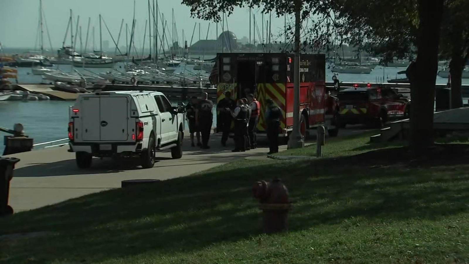 Chicago police, US Coast Guard searching for missing boater in Lake ...