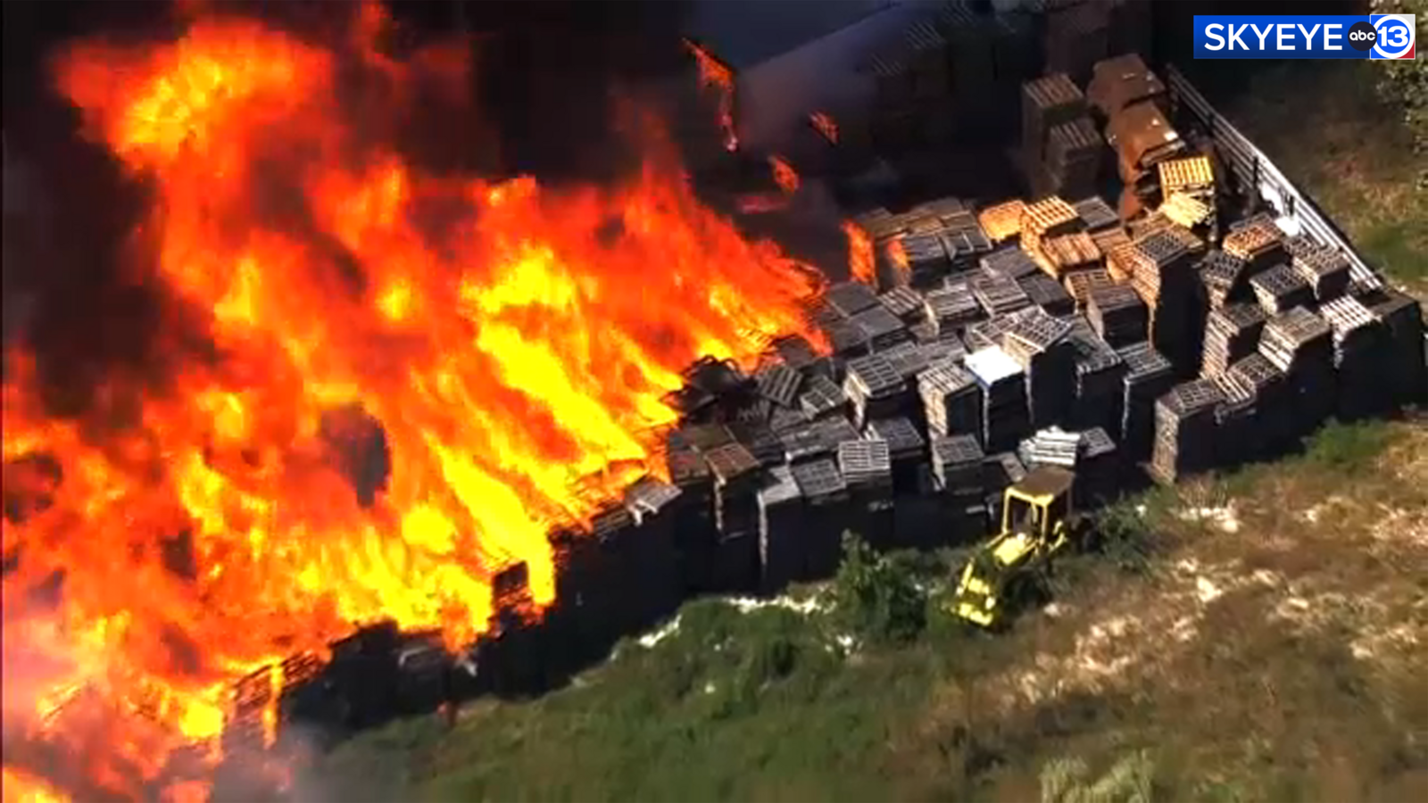 Firefighters battle huge fire on Church Road in east Harris County as ...