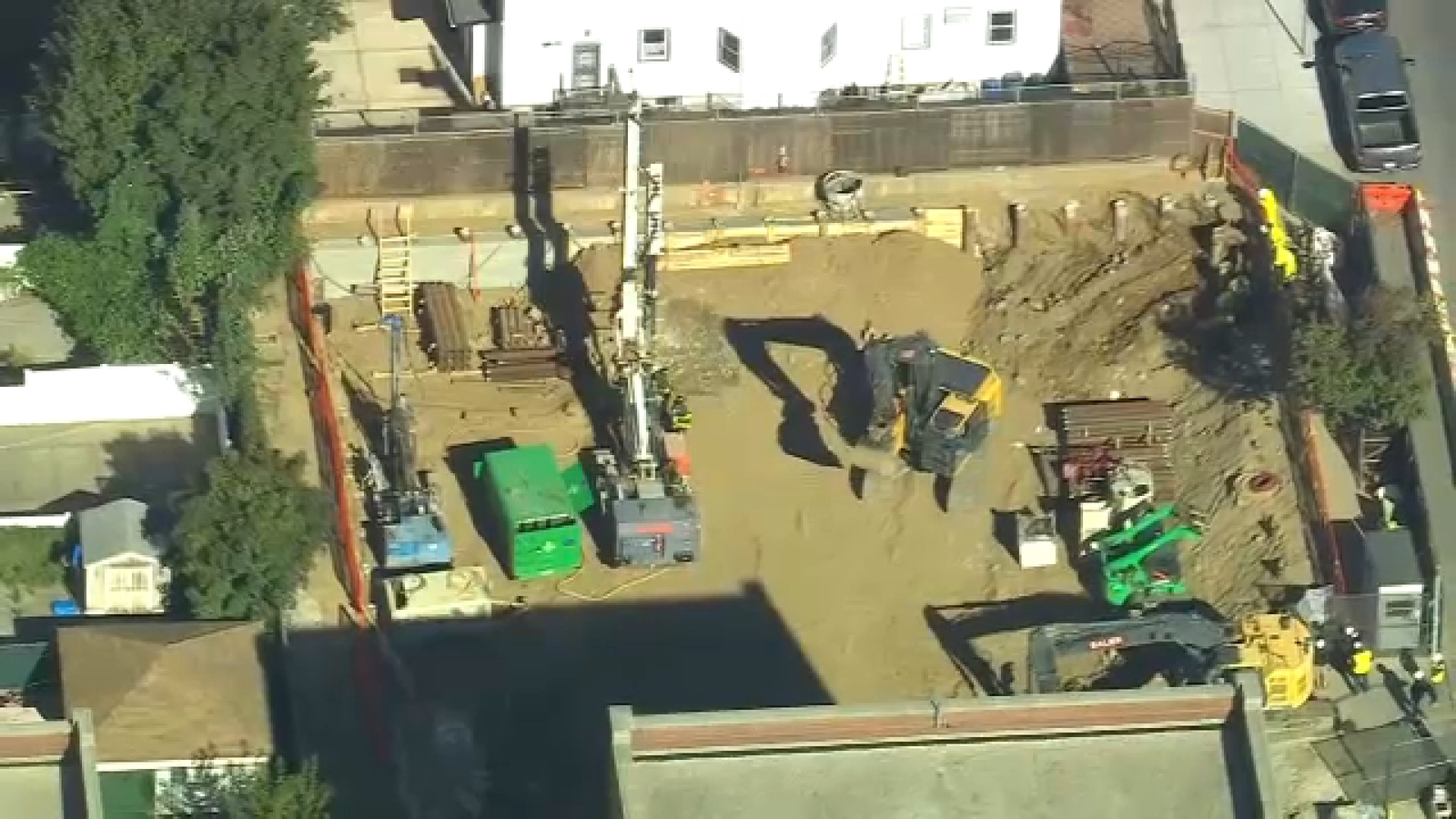 P.S. 95 Eastwood evacuated after crews strike nearby gas main in ...