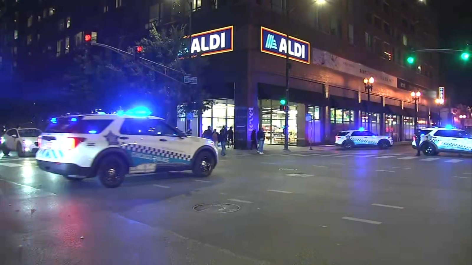 Chicago Police Shooting Copa Investigating After Shots Fired Near West