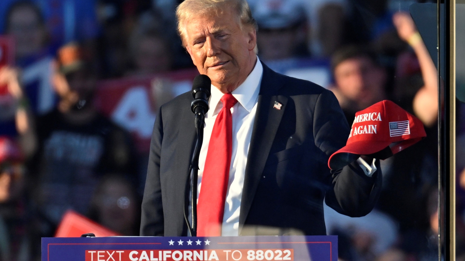 Donald Trump was not in danger after man arrested with illegal weapons ...