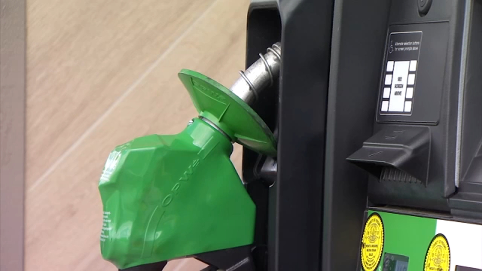 California Gov. Gavin Newsom signs gas supply bill - ABC30 Fresno