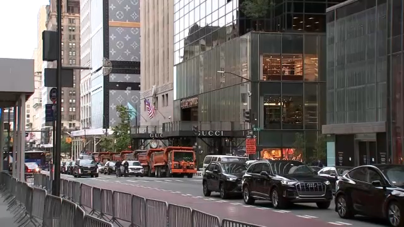 Man jumps from 2nd floor inside Trump Tower in Midtown, authorities say ...