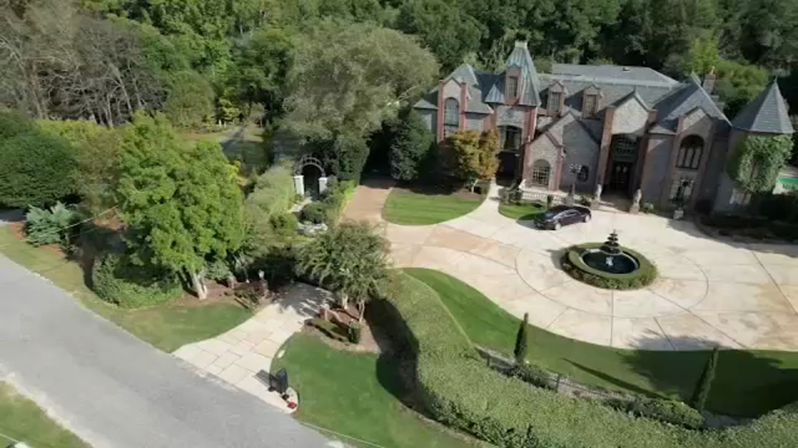 Bridgerton ball scam: Cosplay-type experience turns out to be a bust ...