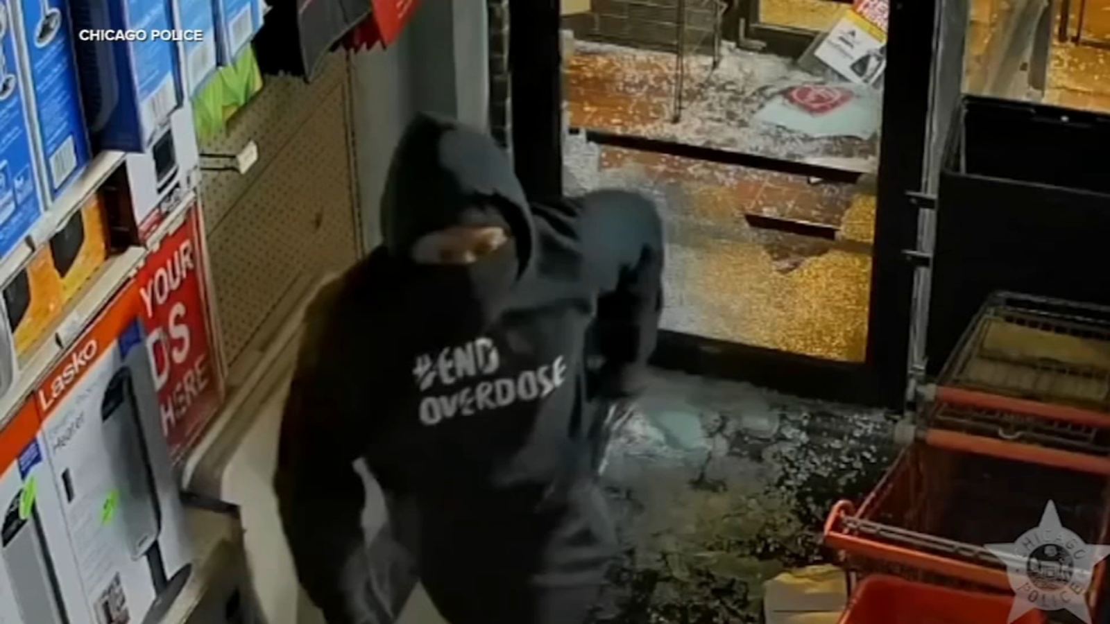 Chicago burglaries: Thieves caught on camera stealing power tools from ...