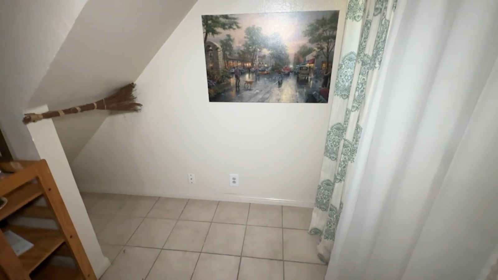 Man rents Harry Potter-style cubby under stairs in San Jose for $250 ...