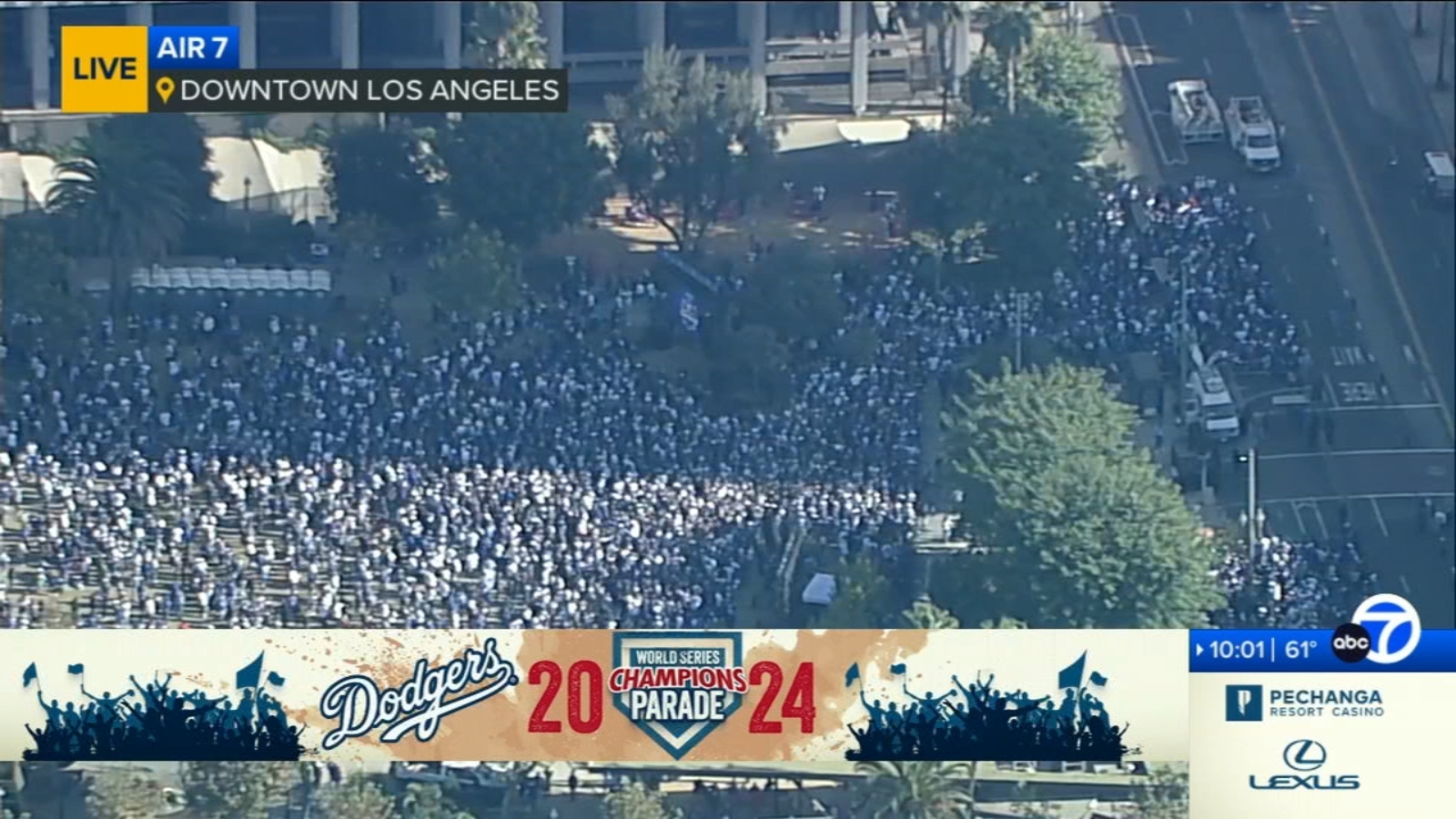 Tens of thousands of Dodger fans fill DTLA for parade - ABC7 Los Angeles