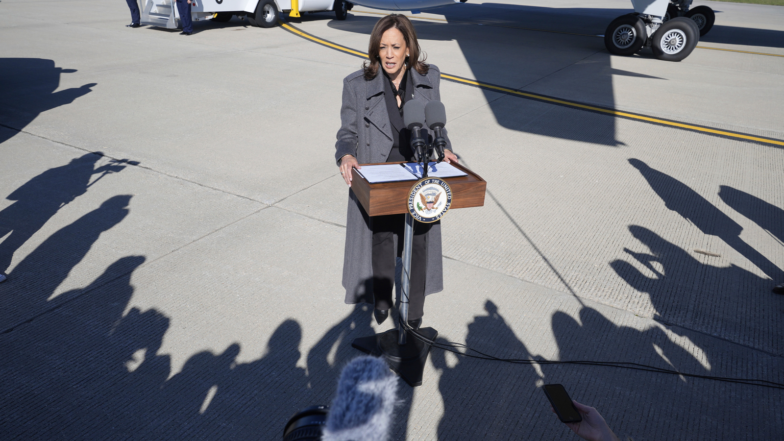 Harris says Trump's violent rhetoric 'must be disqualifying' - ABC7 Los ...