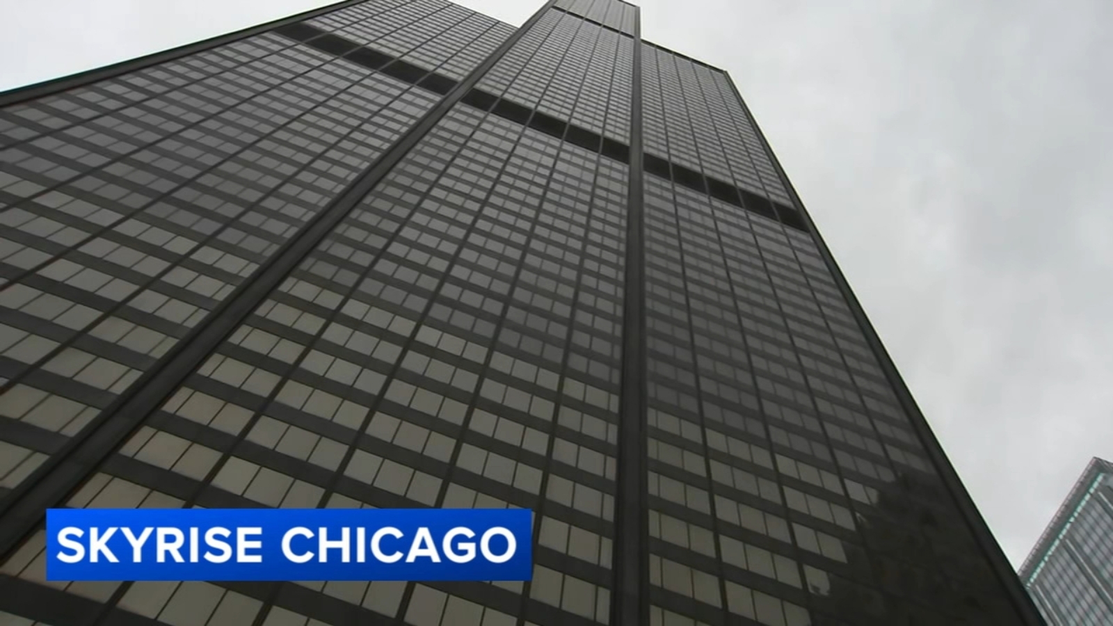 SkyRise Chicago 2024: Stair-climbers ascend steps to Willis Tower ...