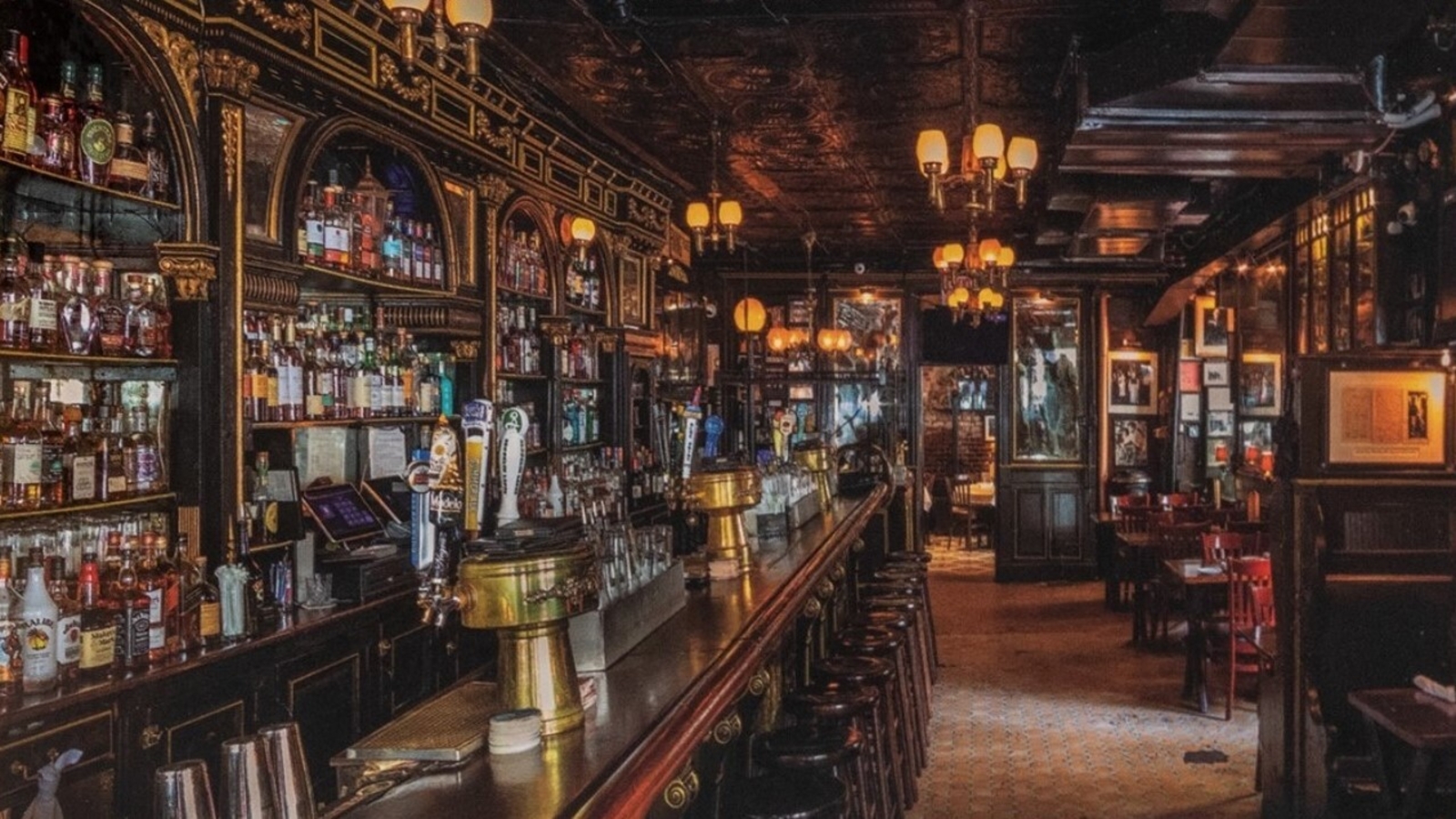 Acclaimed 'Storefront' photographers take us inside the great bars of ...