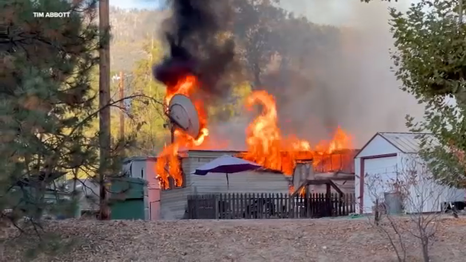 1 dead after fire breaks out at mobile home in Oakhurst, deputies say ...