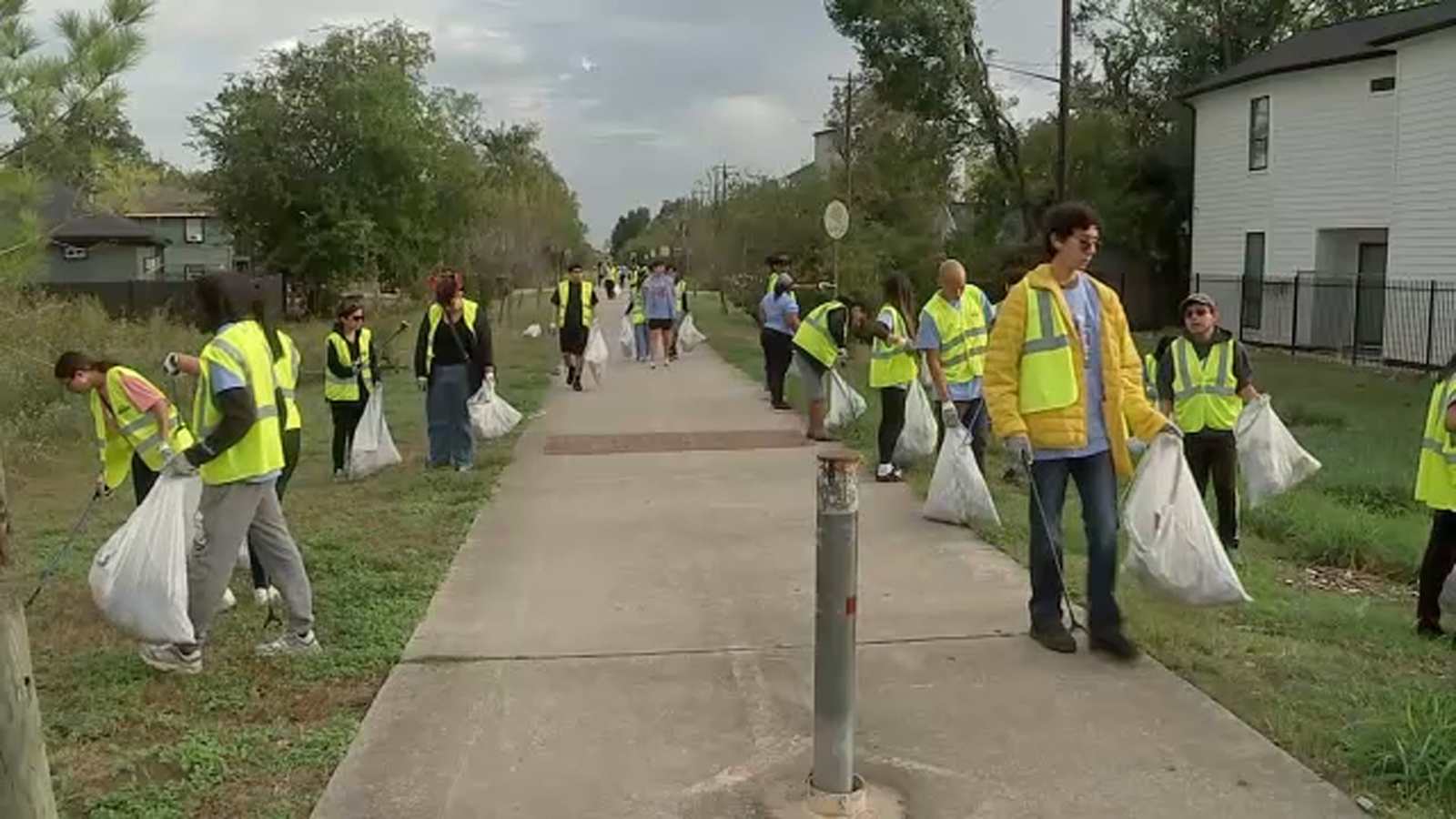 Volunteers clean up Columbia Tap Trail in Third Ward after trail goes ...