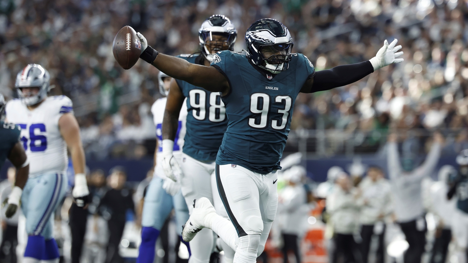 Eagles score today: Hurts accounts for 4 TDs as Birds roll past ...