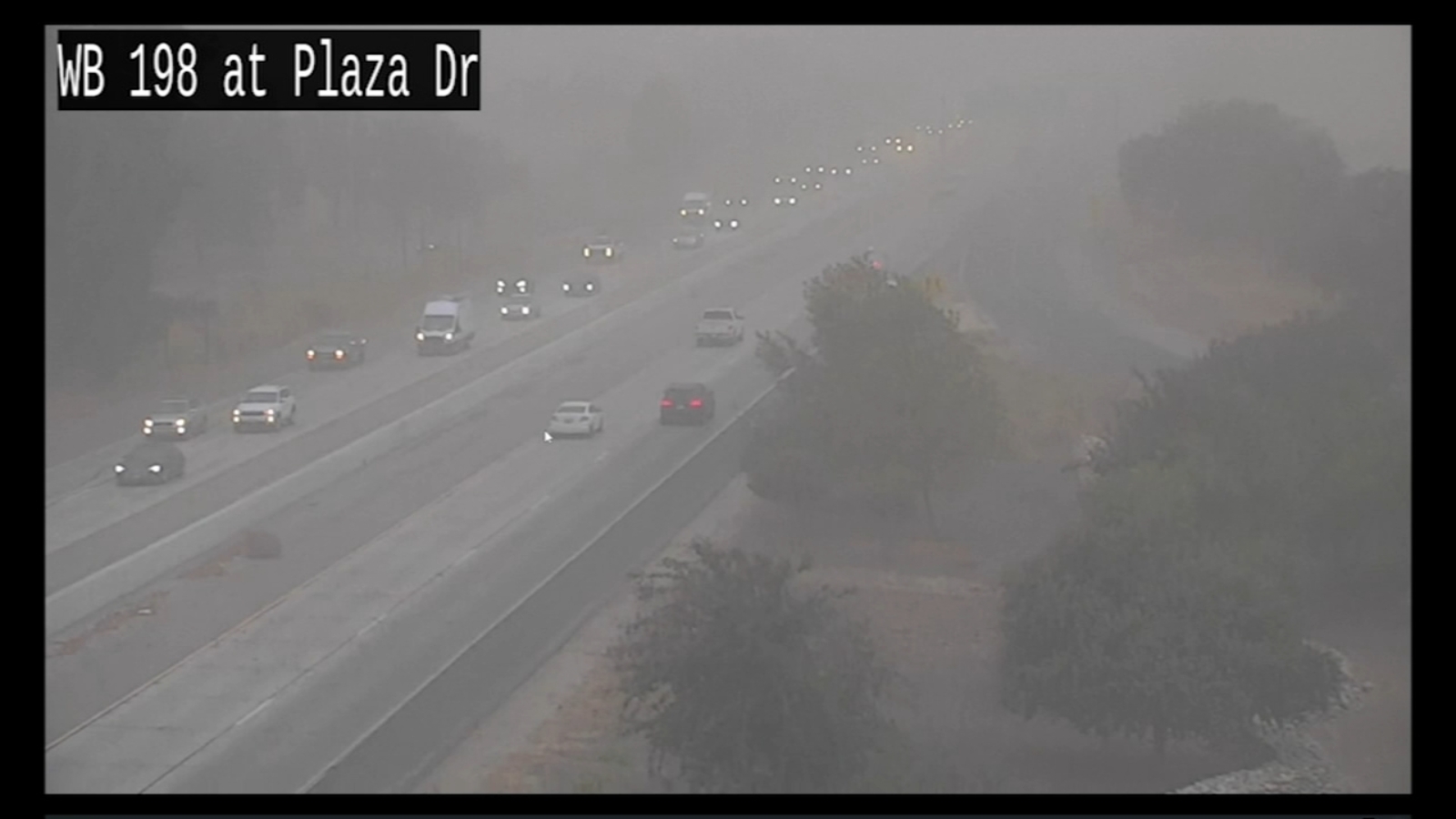 Drivers left stranded on Highway 99 as dust storm sweeps through Tulare County - ABC30 Fresno