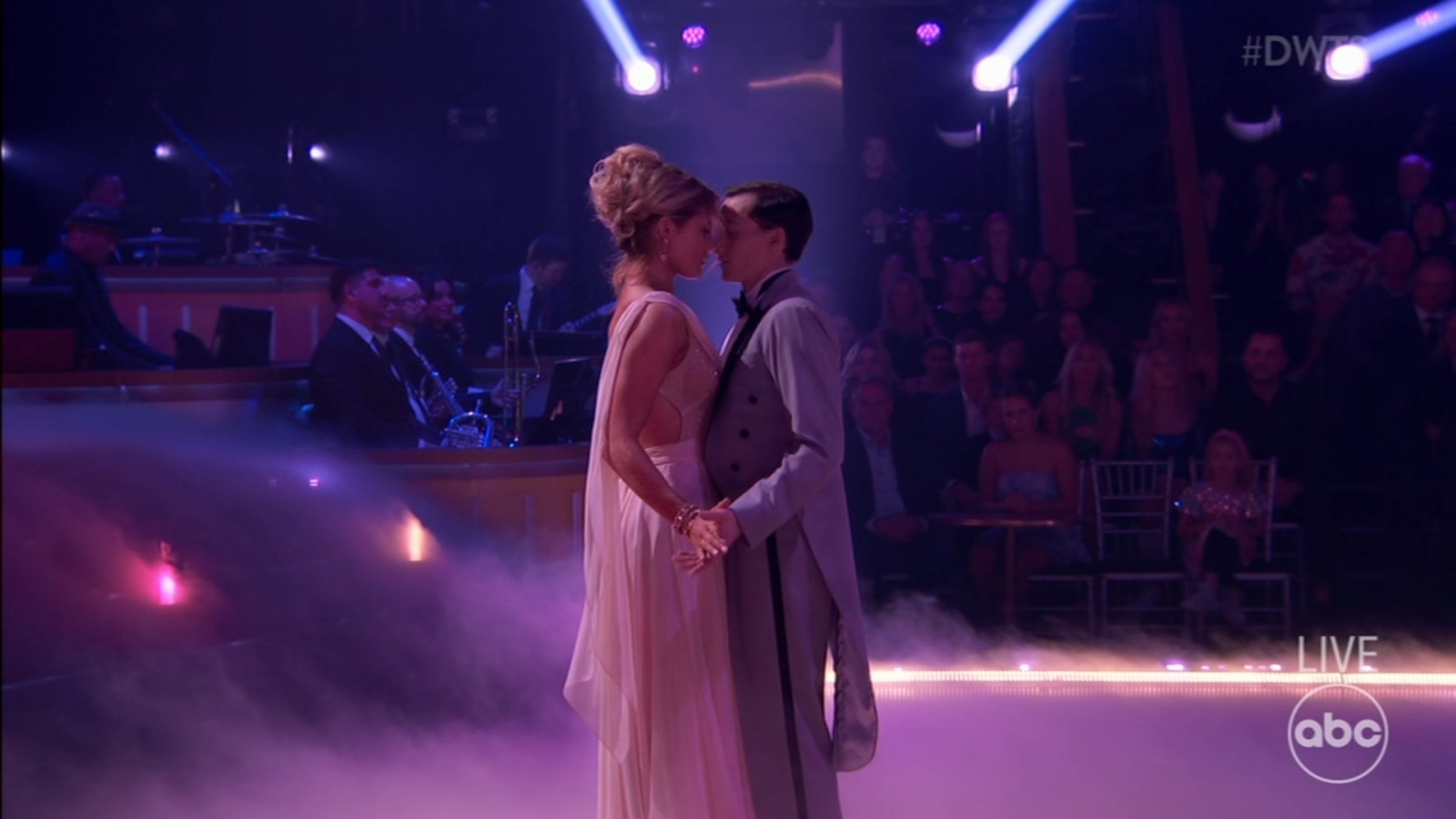 'Dancing With The Stars' celebrates 500th episode - ABC7 Chicago