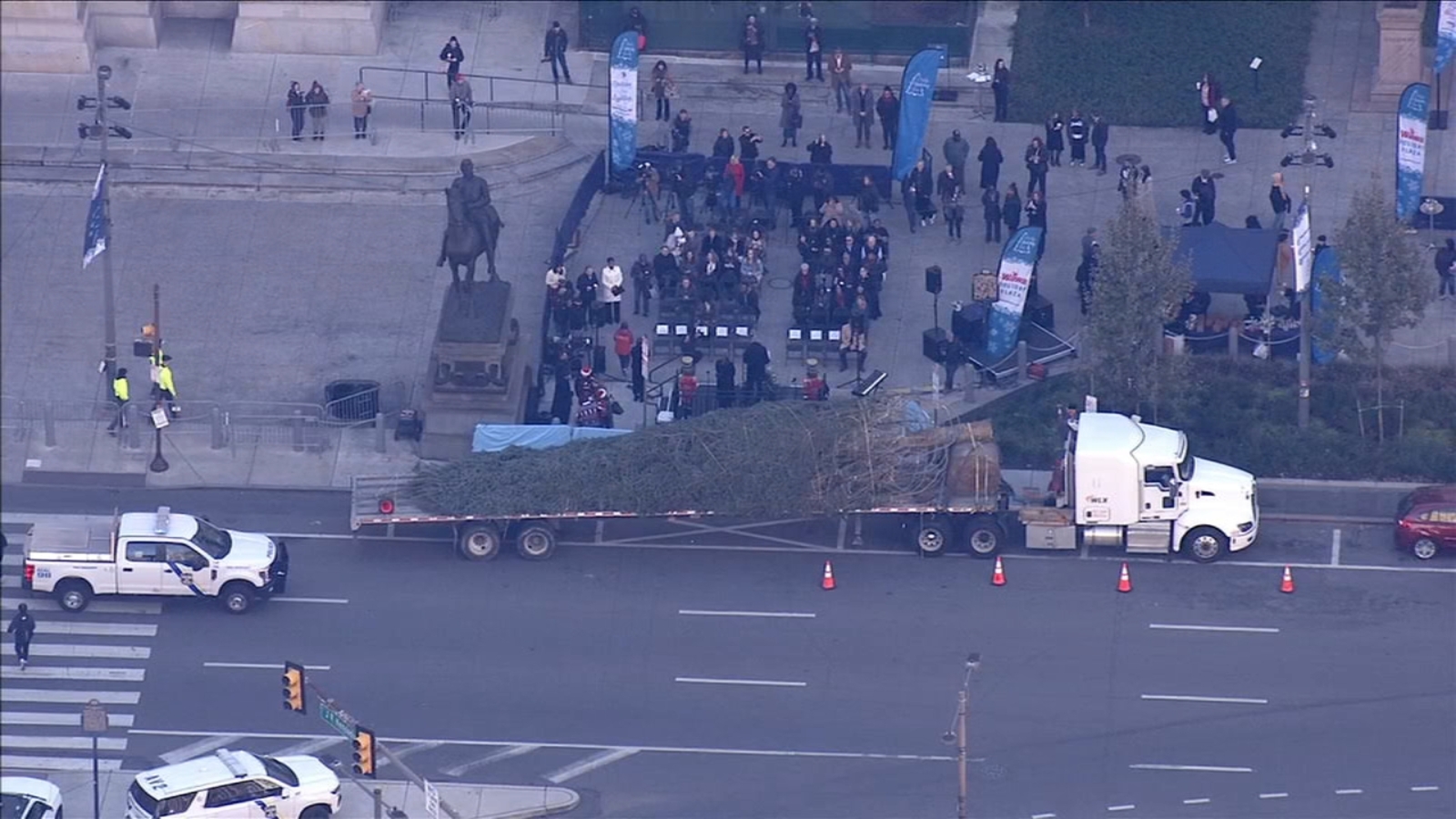 Philadelphia's Holiday Tree arrives at City Hall from Hornell, New York ...