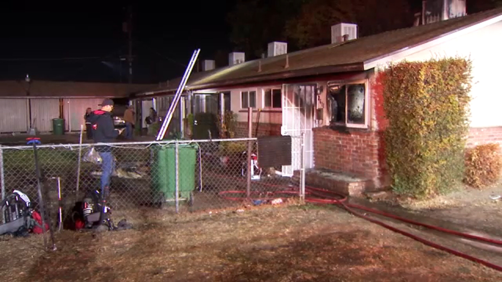 Central Fresno apartment fire burns 3 units, displaces 1 family - ABC30 Fresno
