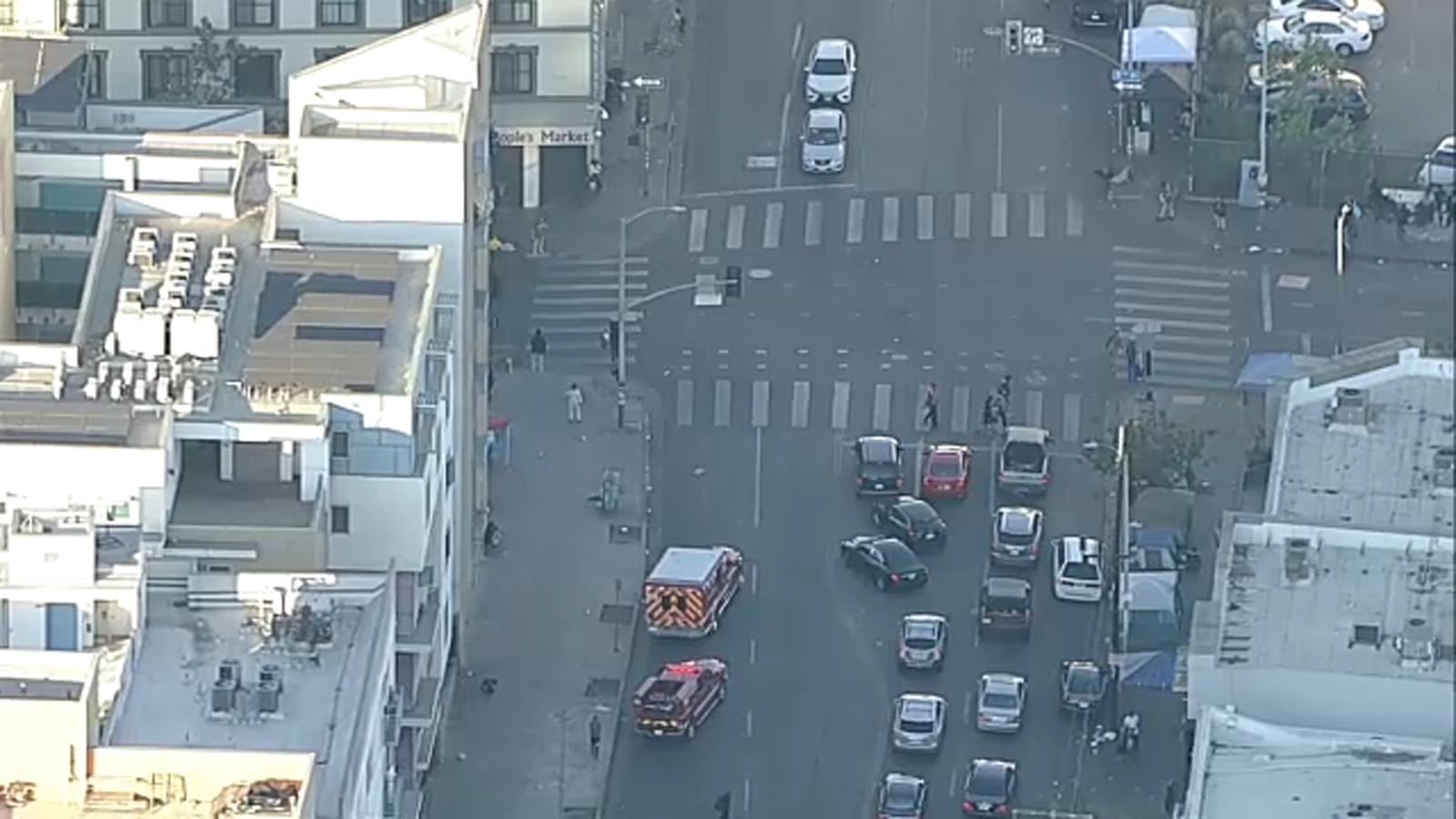 Muere un recién nacido tras posiblemente ser tirado desde la ventana de ...