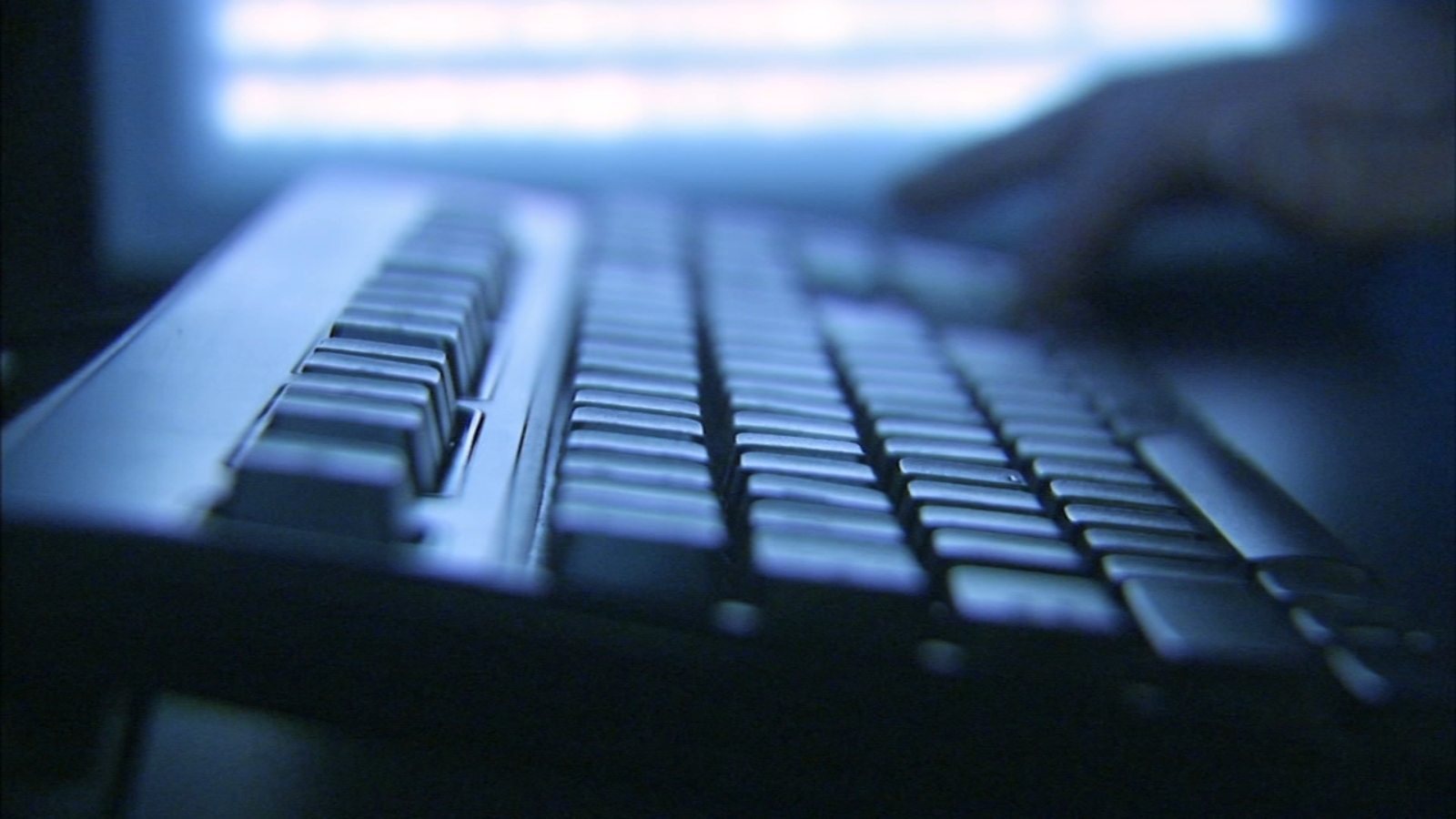 Scammers using fake Google, Meta, Microsoft, USPS, Netflix login pages ...