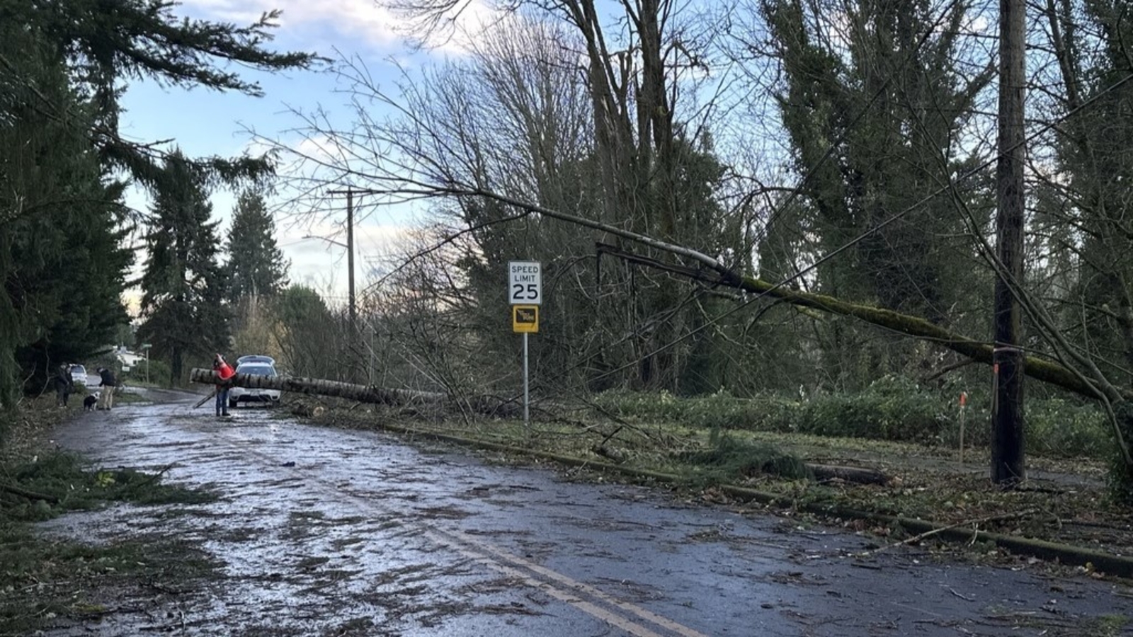 As atmospheric river hits NorCal, deadly 'bomb cyclone' sweeps across ...